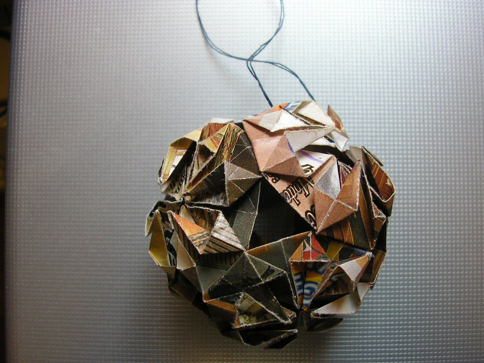 Paper Ball Ornaments for Your Christmas Tree : 12 Steps (with Pictures ...