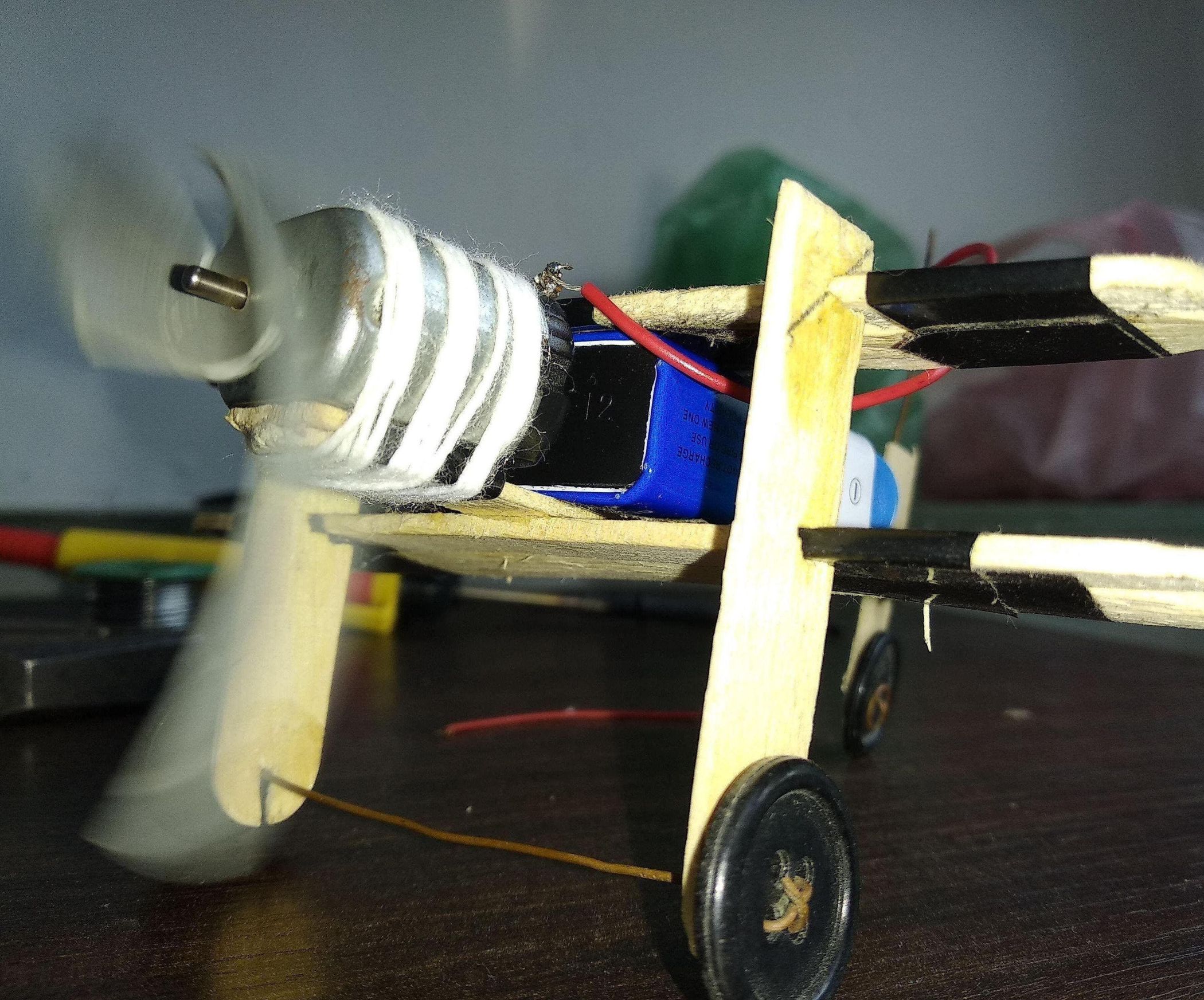 Biplane : 4 Steps - Instructables