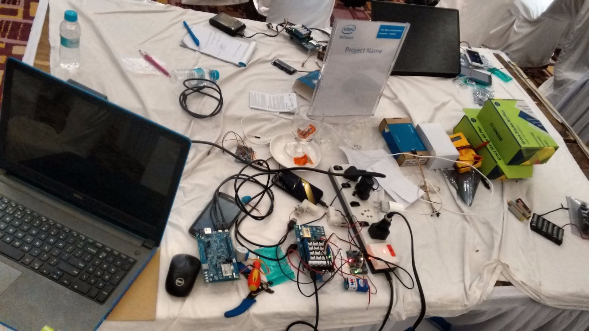 Smart Ads System (Intel IoT) #IntelMaker : 6 Steps - Instructables