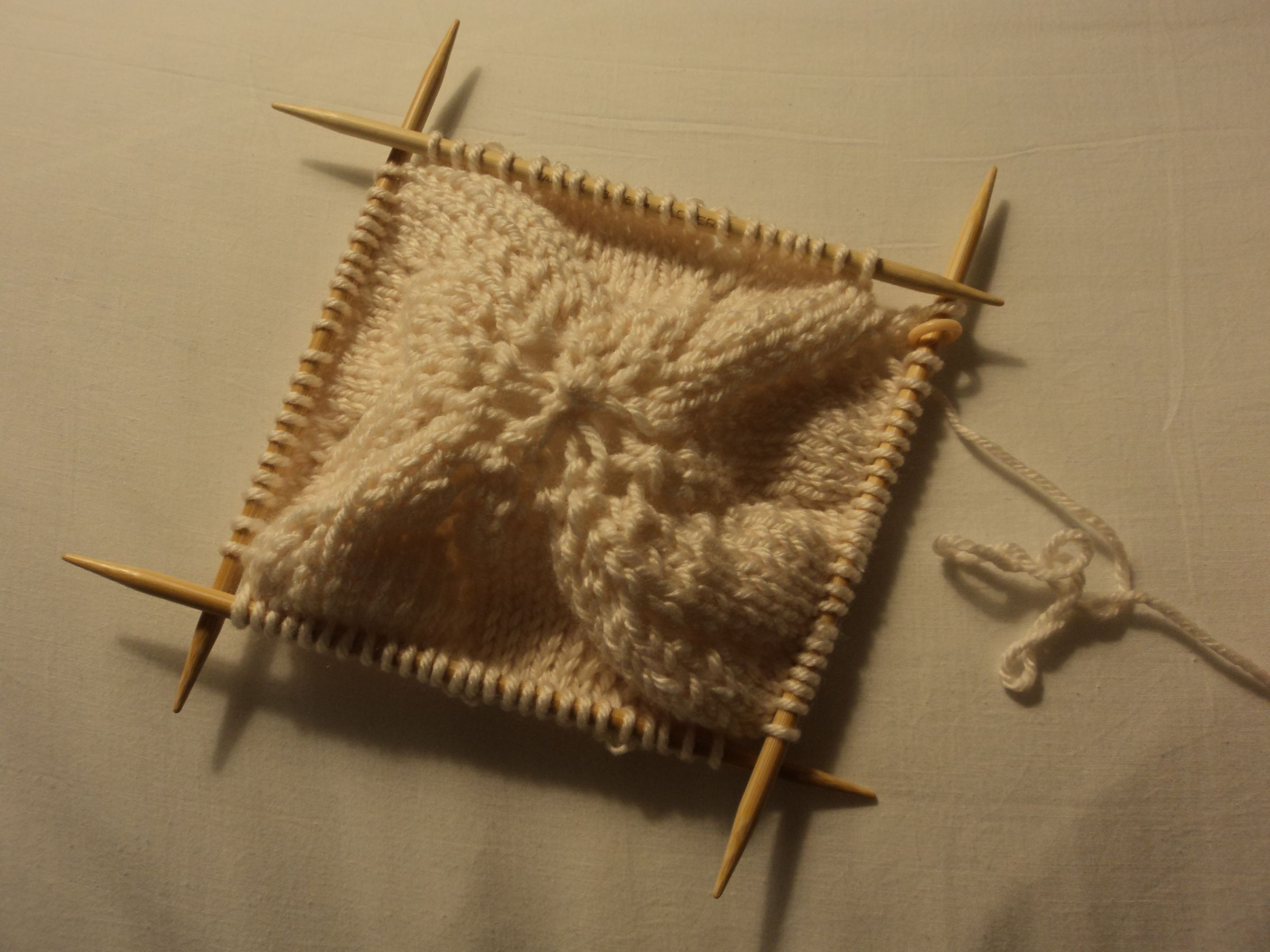Circular Blanket Knitted in the Round : 5 Steps (with Pictures ...