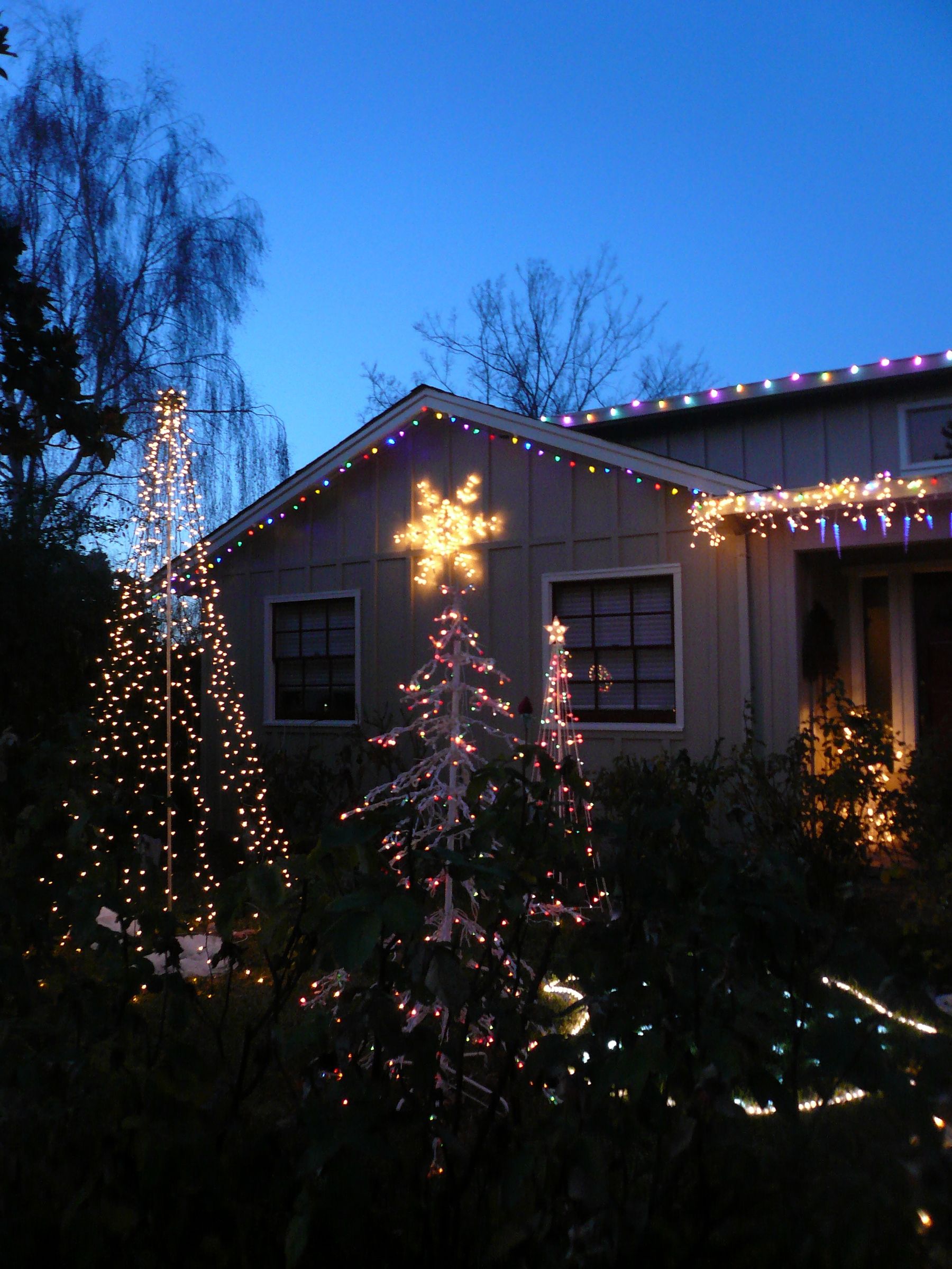 Outdoor String-of-Lights Tree for the Holidays. : 9 Steps - Instructables