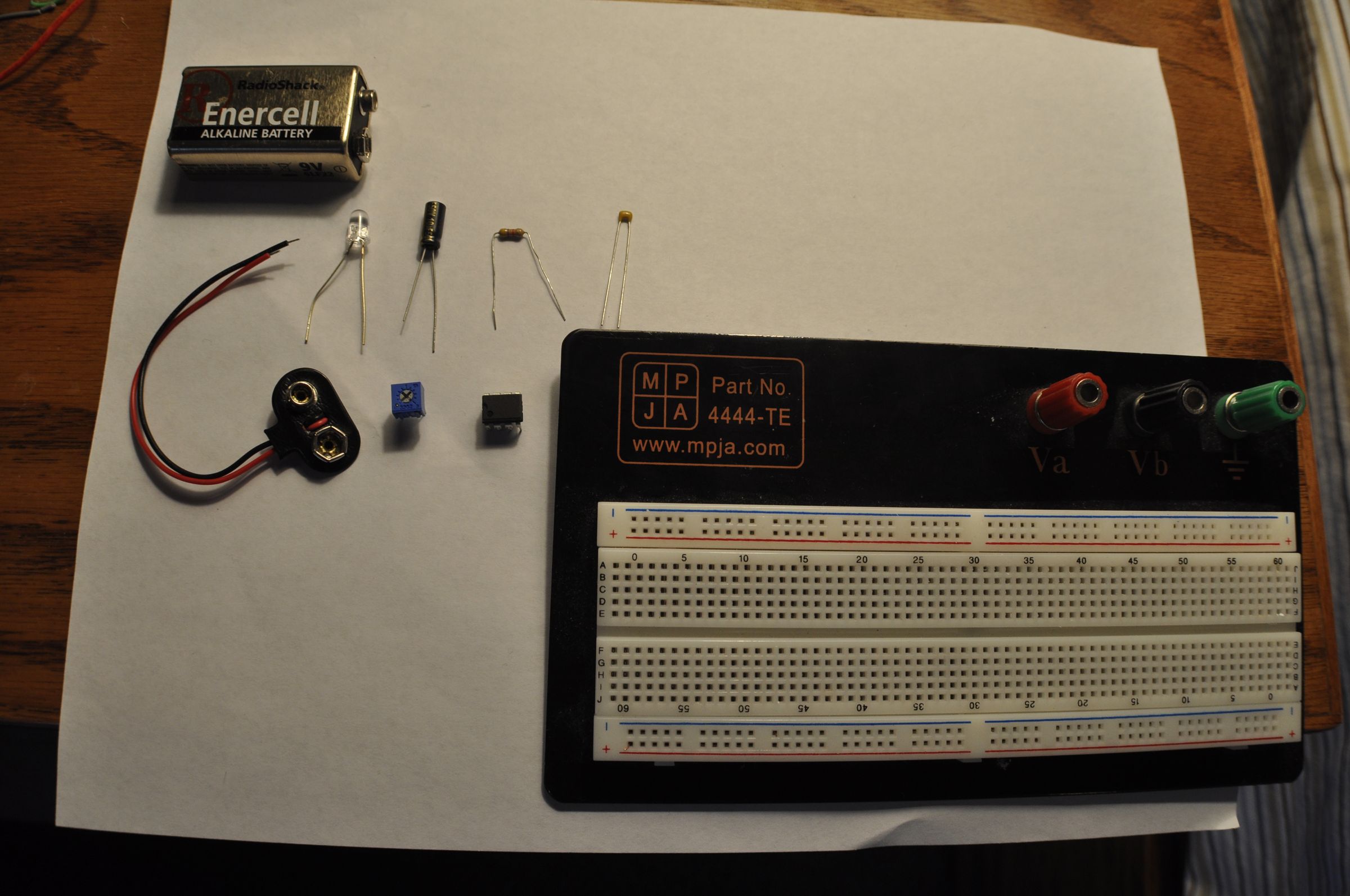 555 IC Intro: Flashing LED : 12 Steps - Instructables