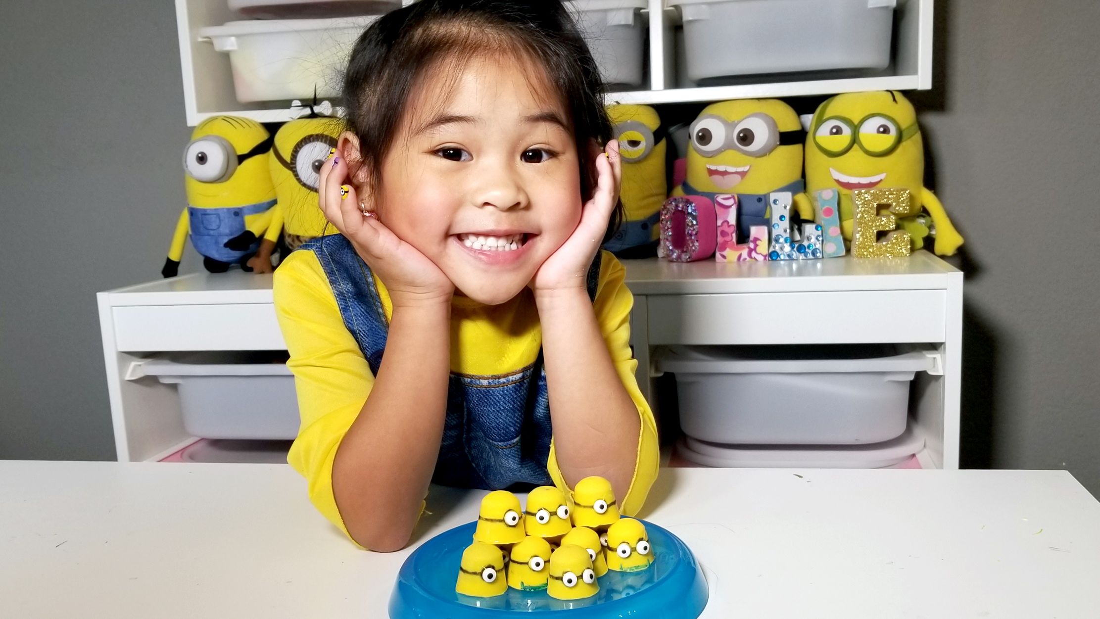 DIY Nutella Filled Minion Bon Bons | Minion Chocolates Recipe : 7 Steps ...