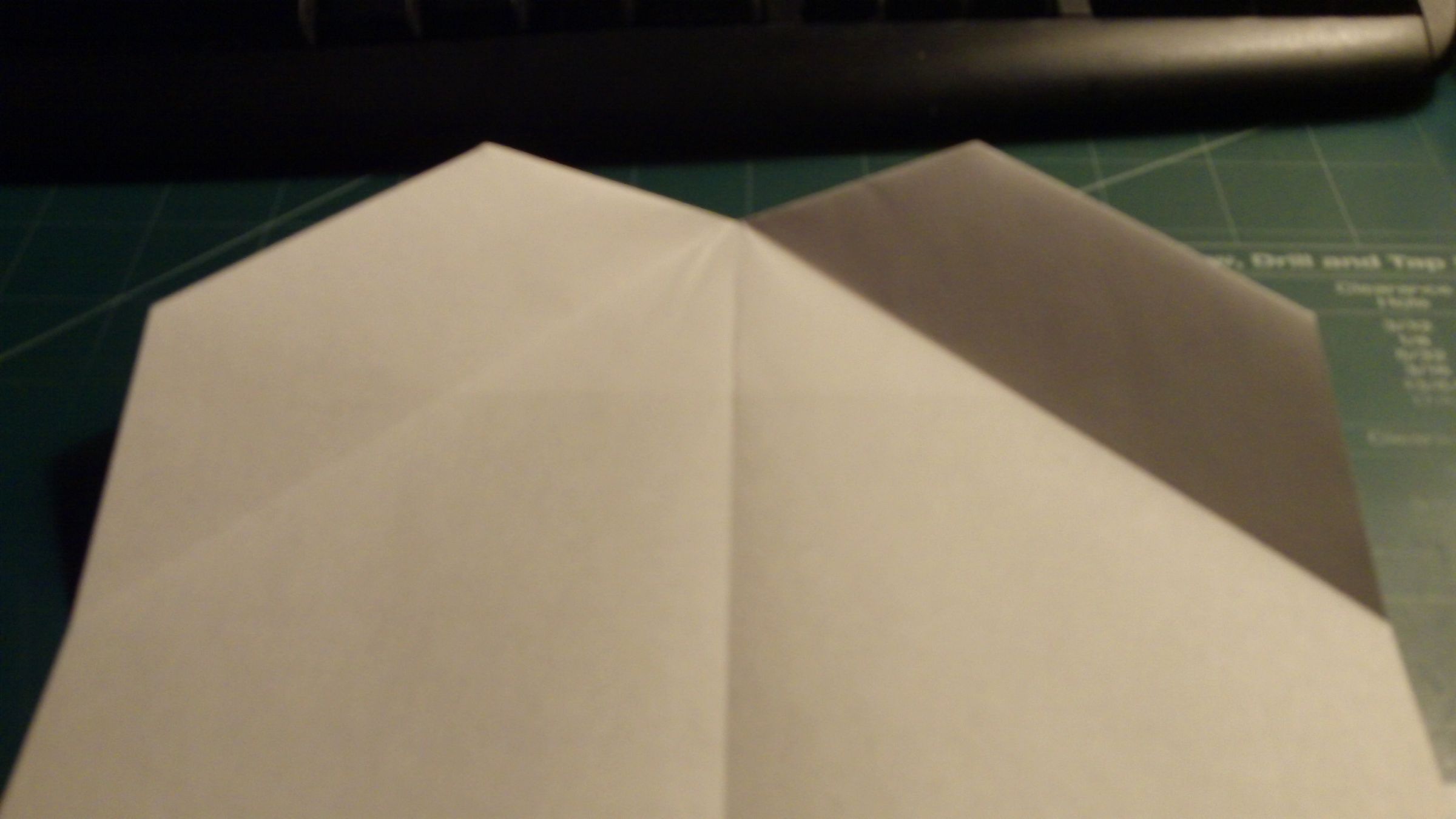 How to Make the Super Starstriker Paper Airplane : 7 Steps - Instructables