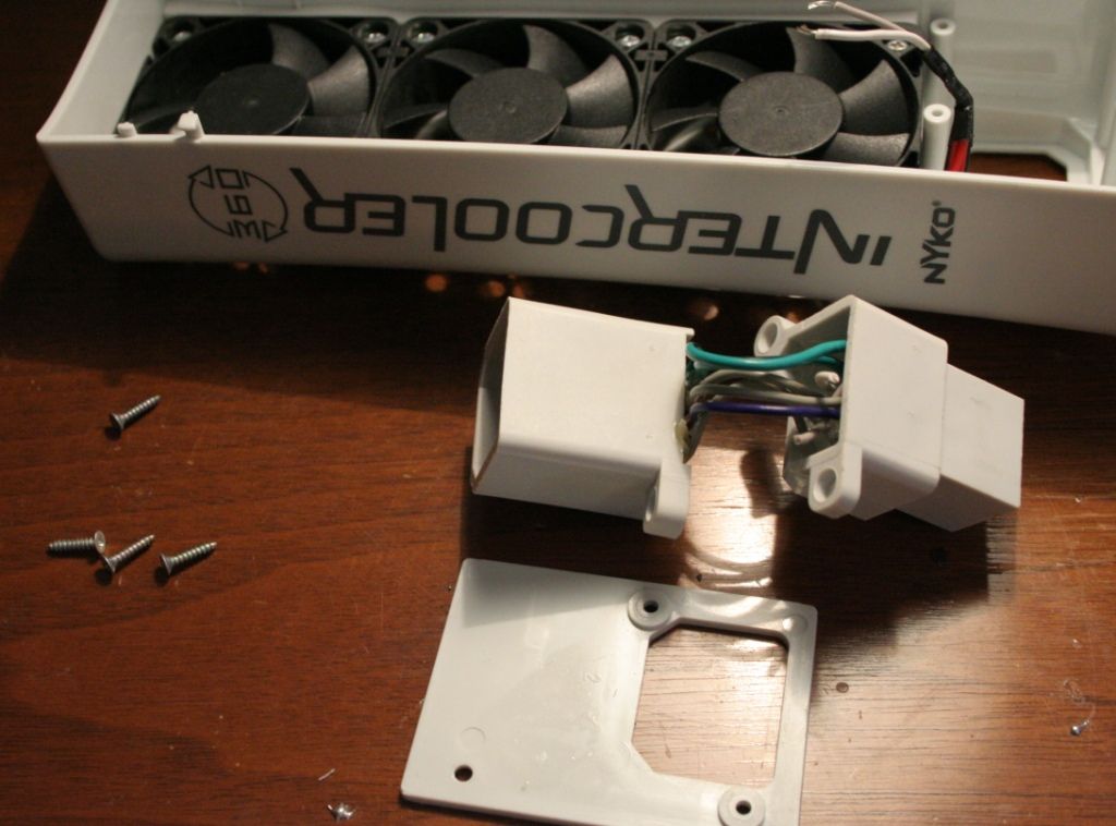 How to Prevent Your XBox 360 Nyko Intercooler From Melting/burning Your ...