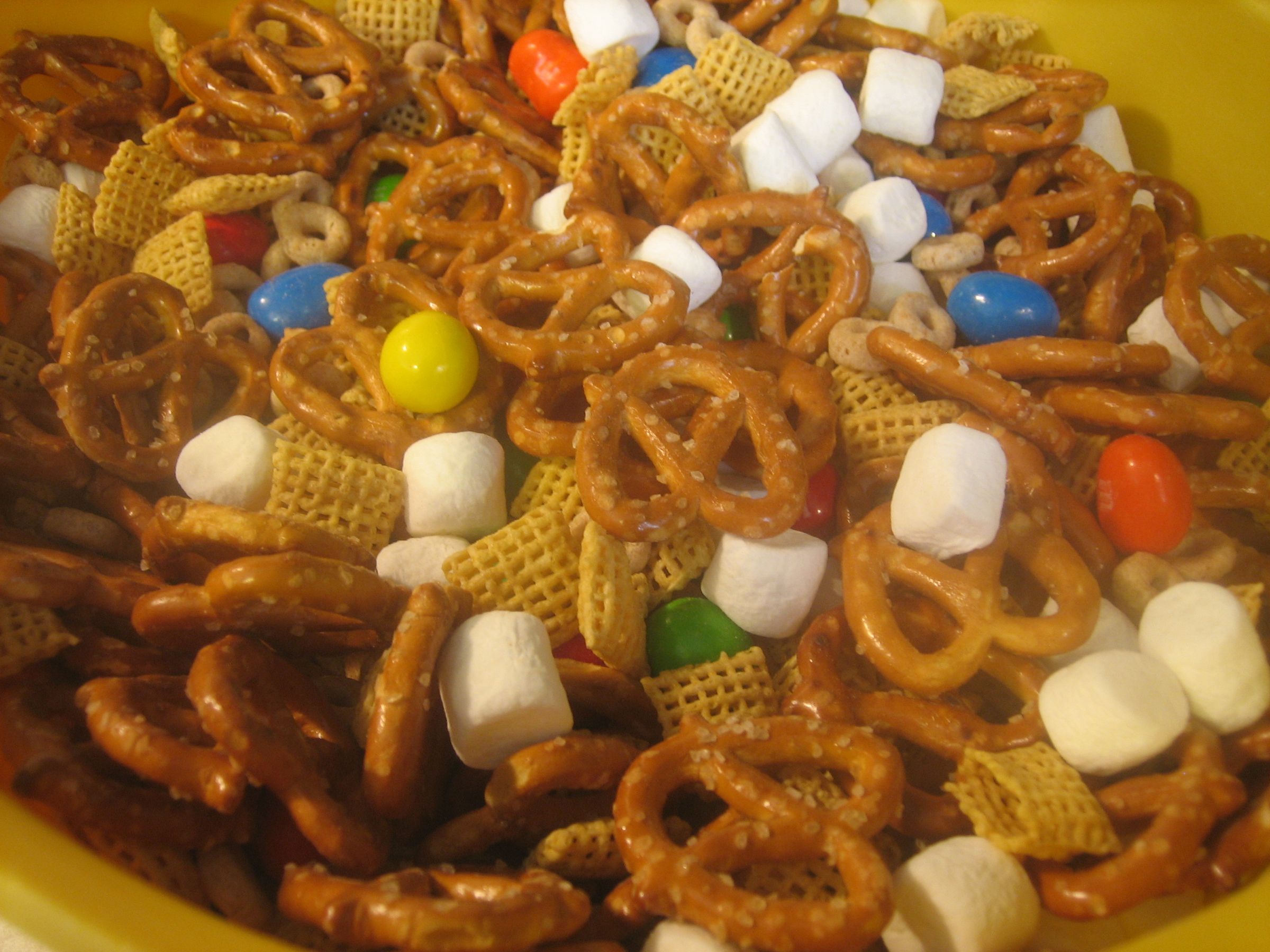 White Chocolate Snack Mix : 4 Steps - Instructables
