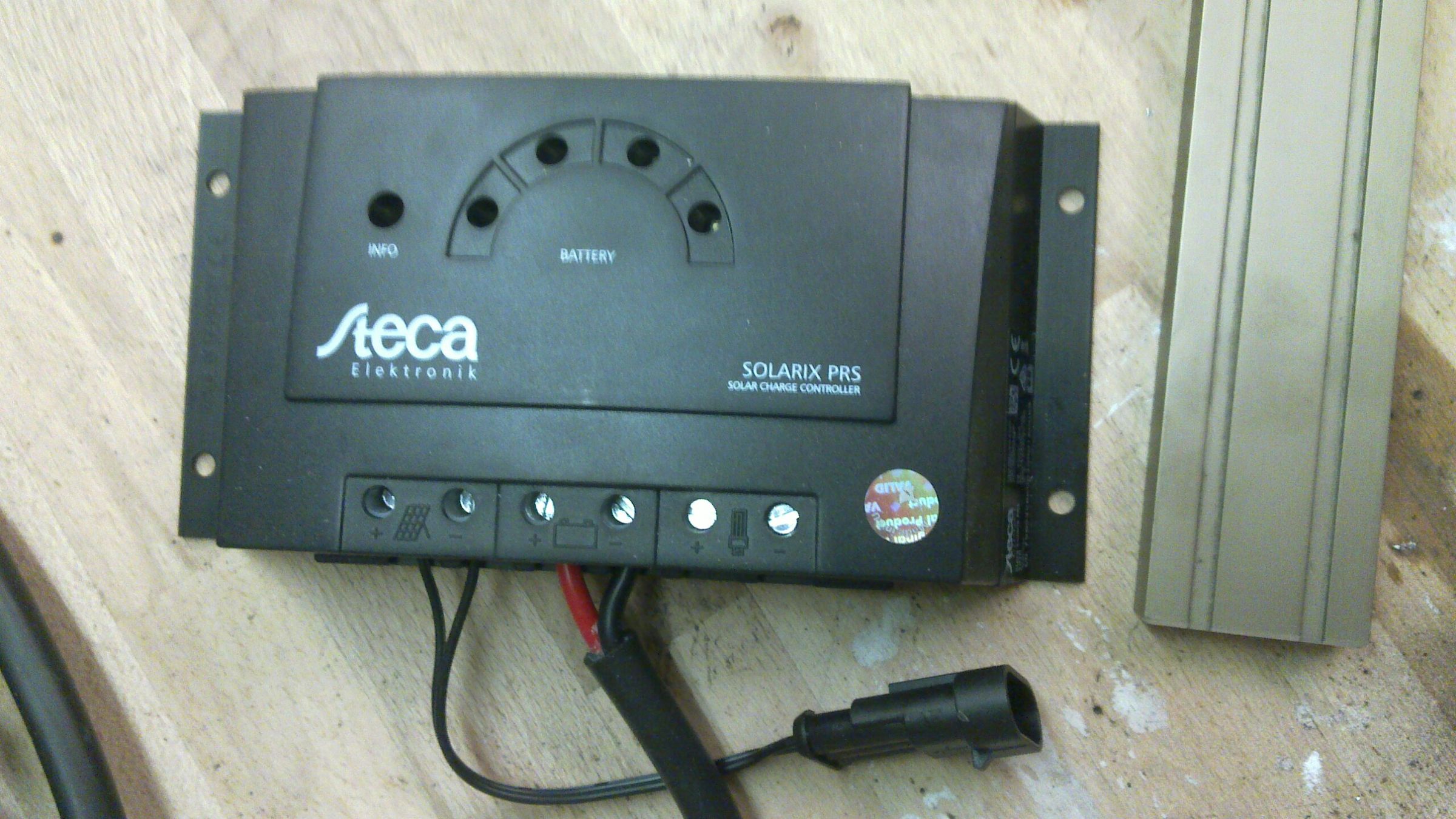 Off Grid Battery Box : 4 Steps - Instructables