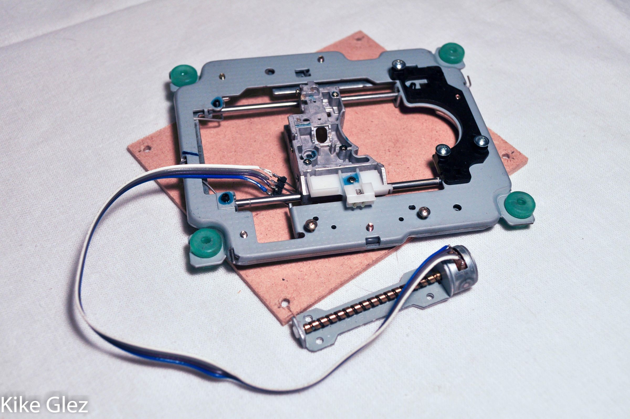 SuperMacro Photo With Cdrom/dvd Rail and Arduino : 7 Steps (with ...