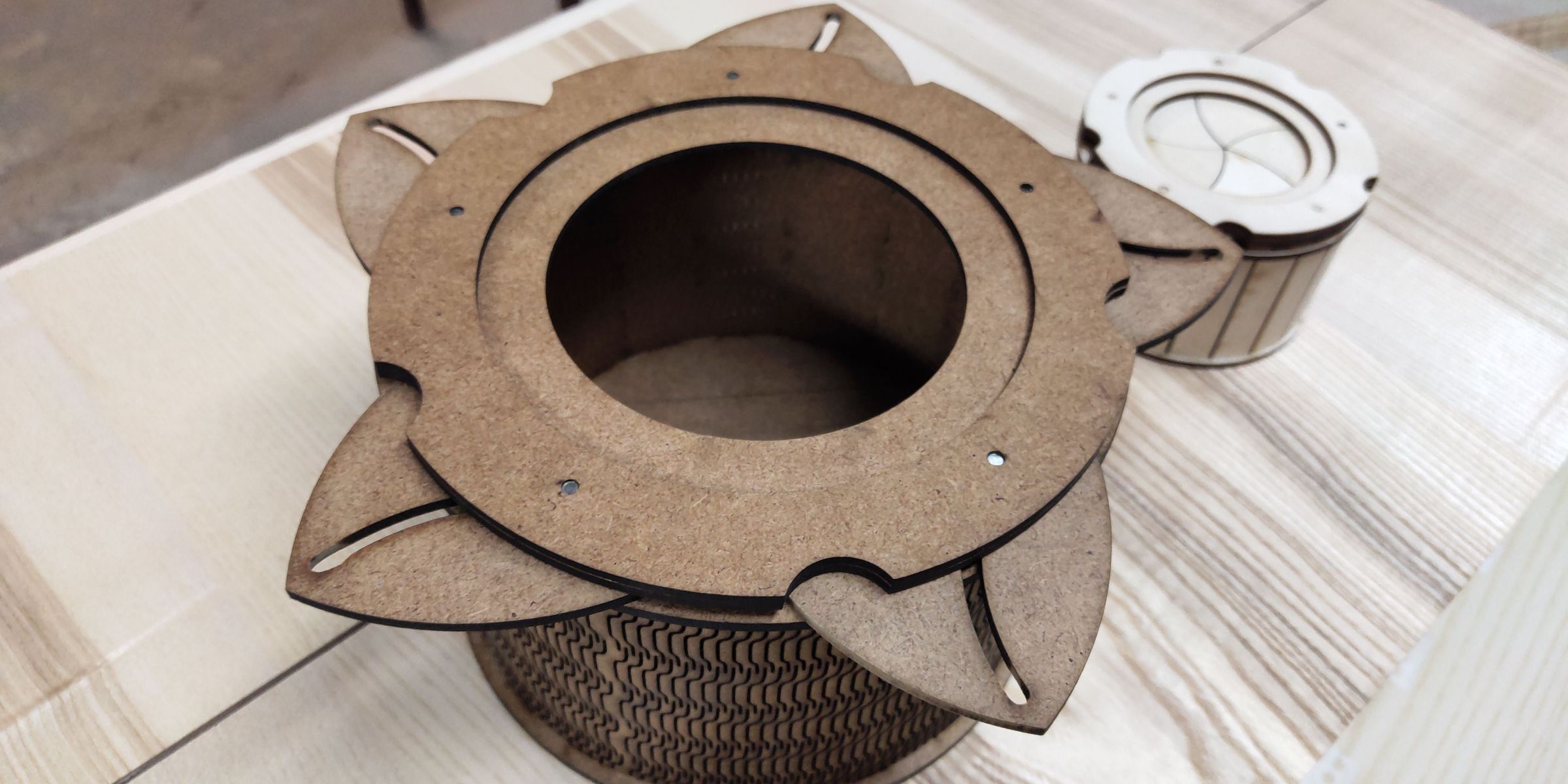 Carter's Lasercut Iris Box V2 : 4 Steps (with Pictures) - Instructables