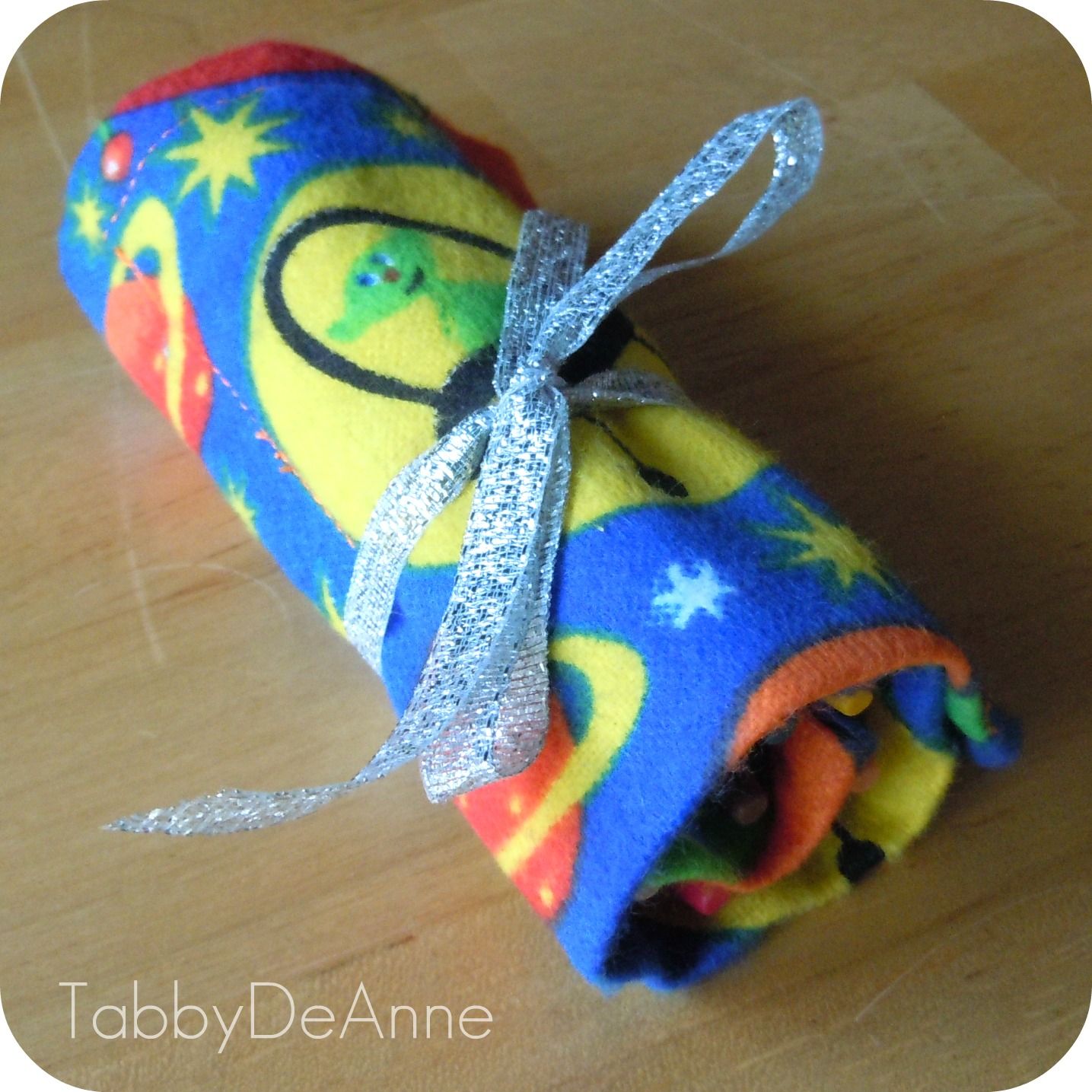 Kids Crayon Wrap Holder Gift for Under $3.00!! : 4 Steps (with Pictures ...