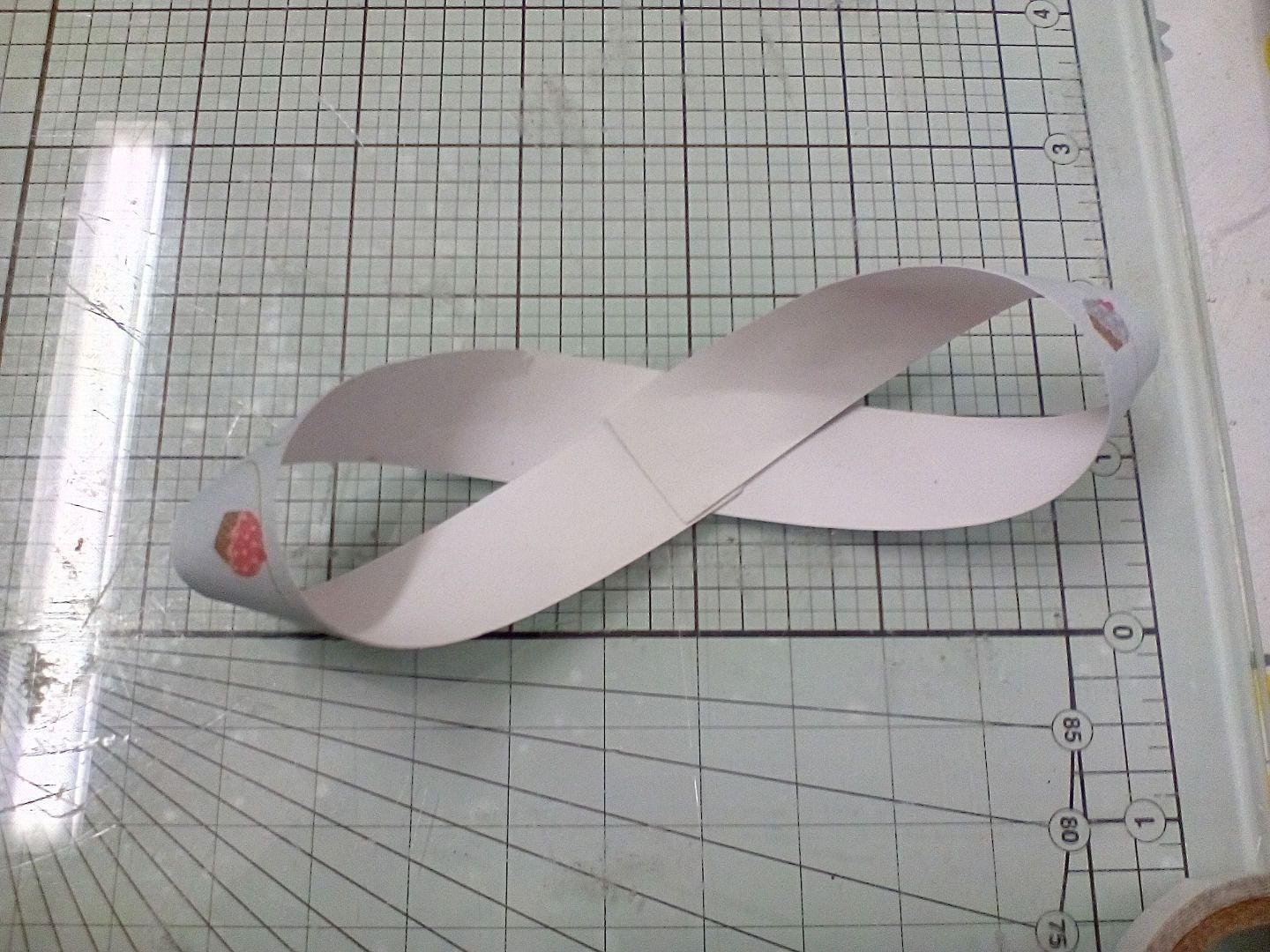 Simple Paper Gift Bow : 8 Steps (with Pictures) - Instructables