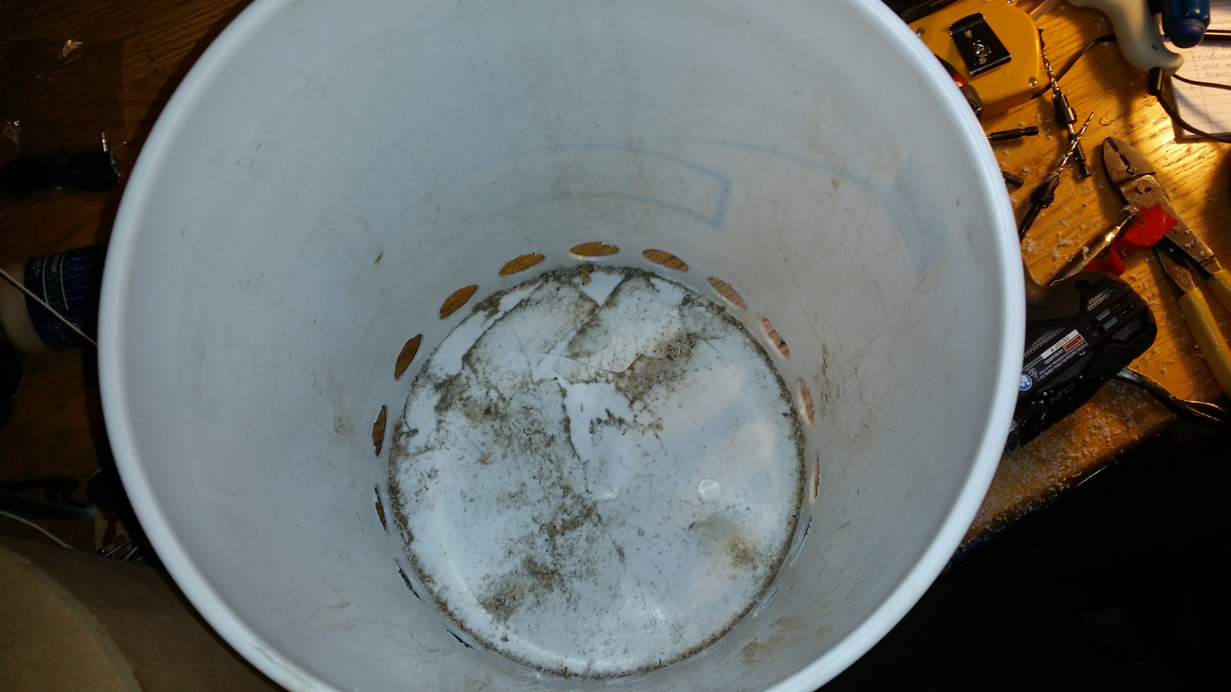 Discreet Bass Bucket : 6 Steps - Instructables