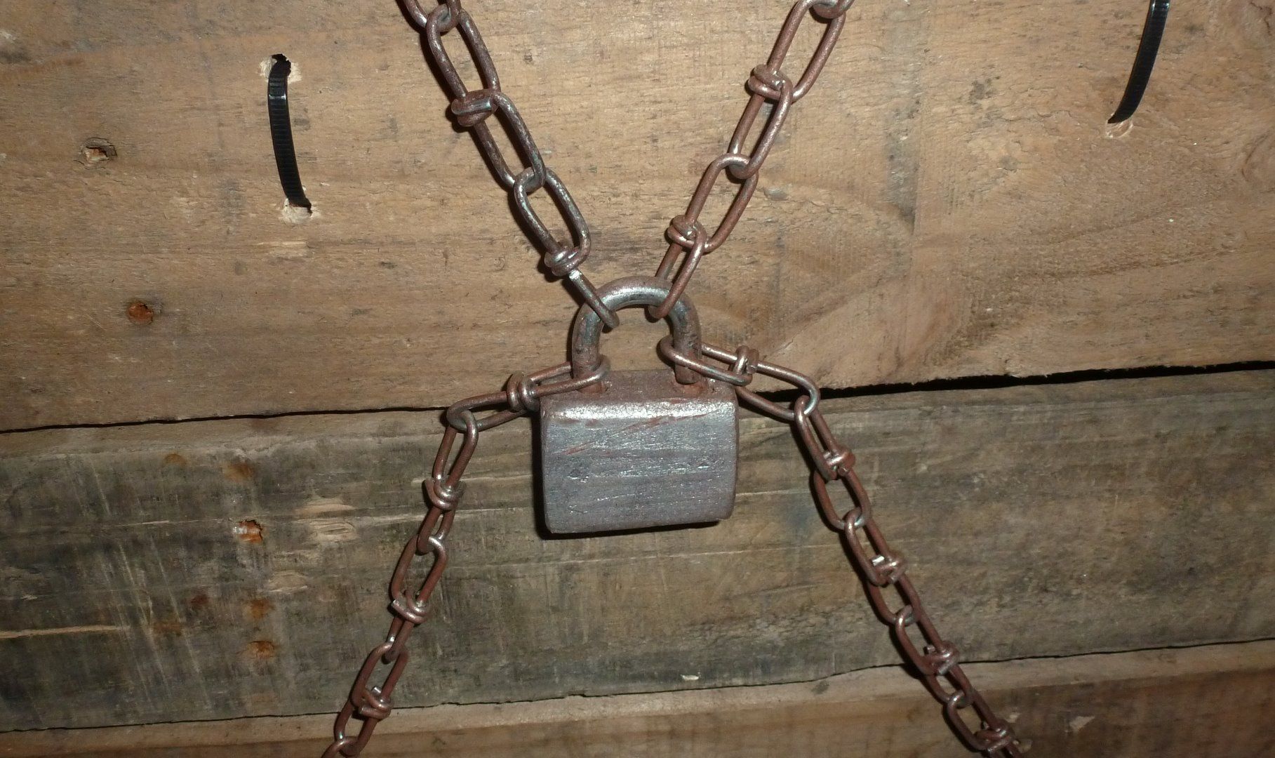 Monster in a Box, Haunted House Halloween Prop : 6 Steps (with Pictures ...