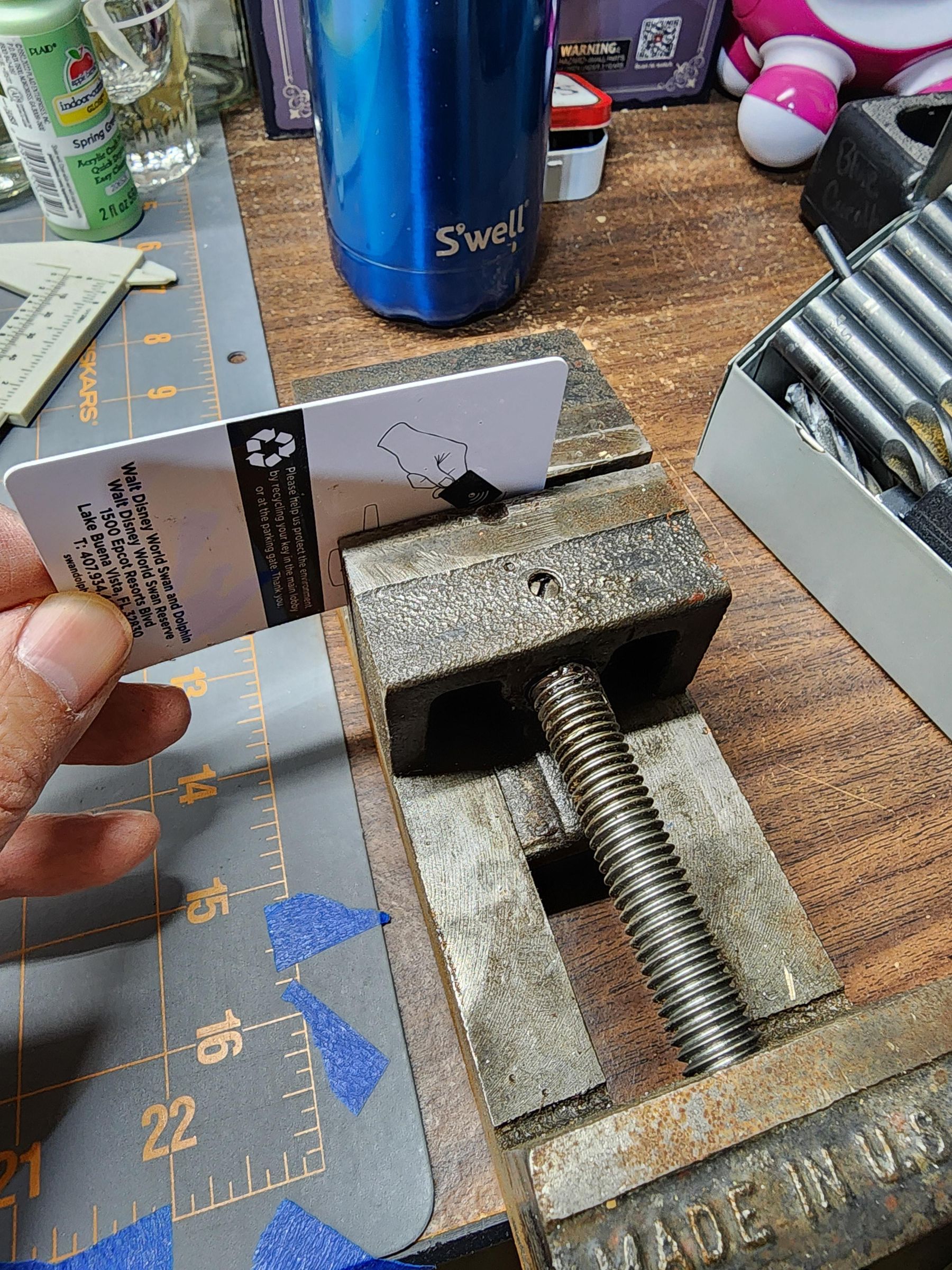 Engraving Vise, Mini Swivel - Using a Locking Caster : 11 Steps ...
