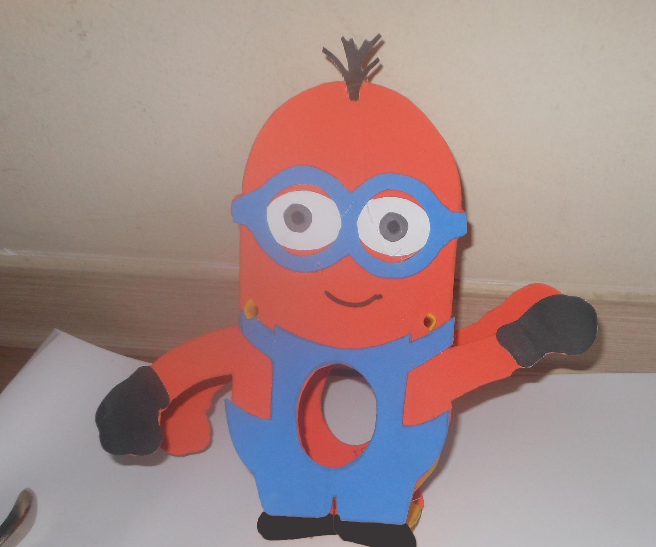 Miss La Sen Minion Lantern : 20 Steps - Instructables