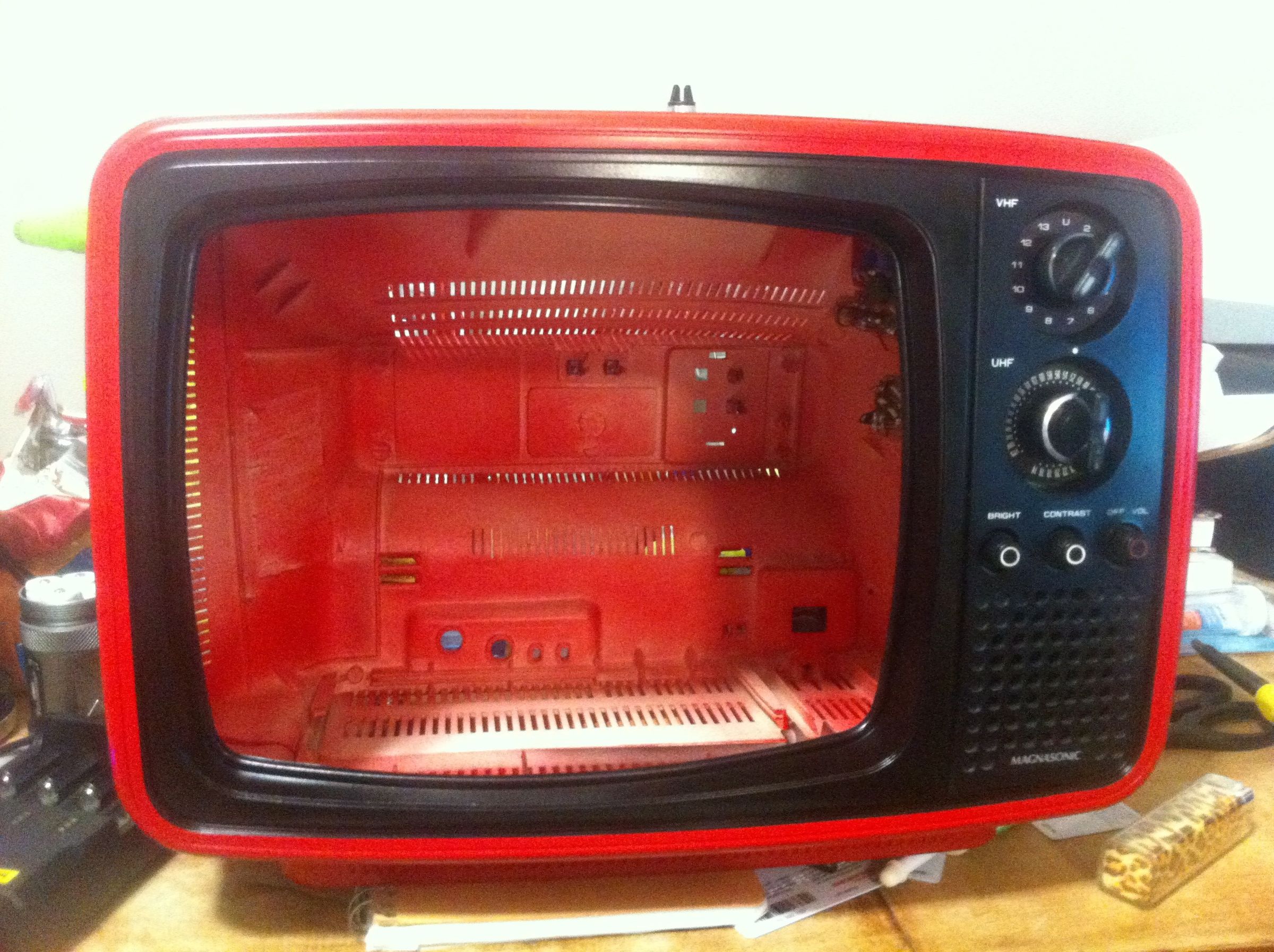 Retro TV Cat Bed : 4 Steps - Instructables