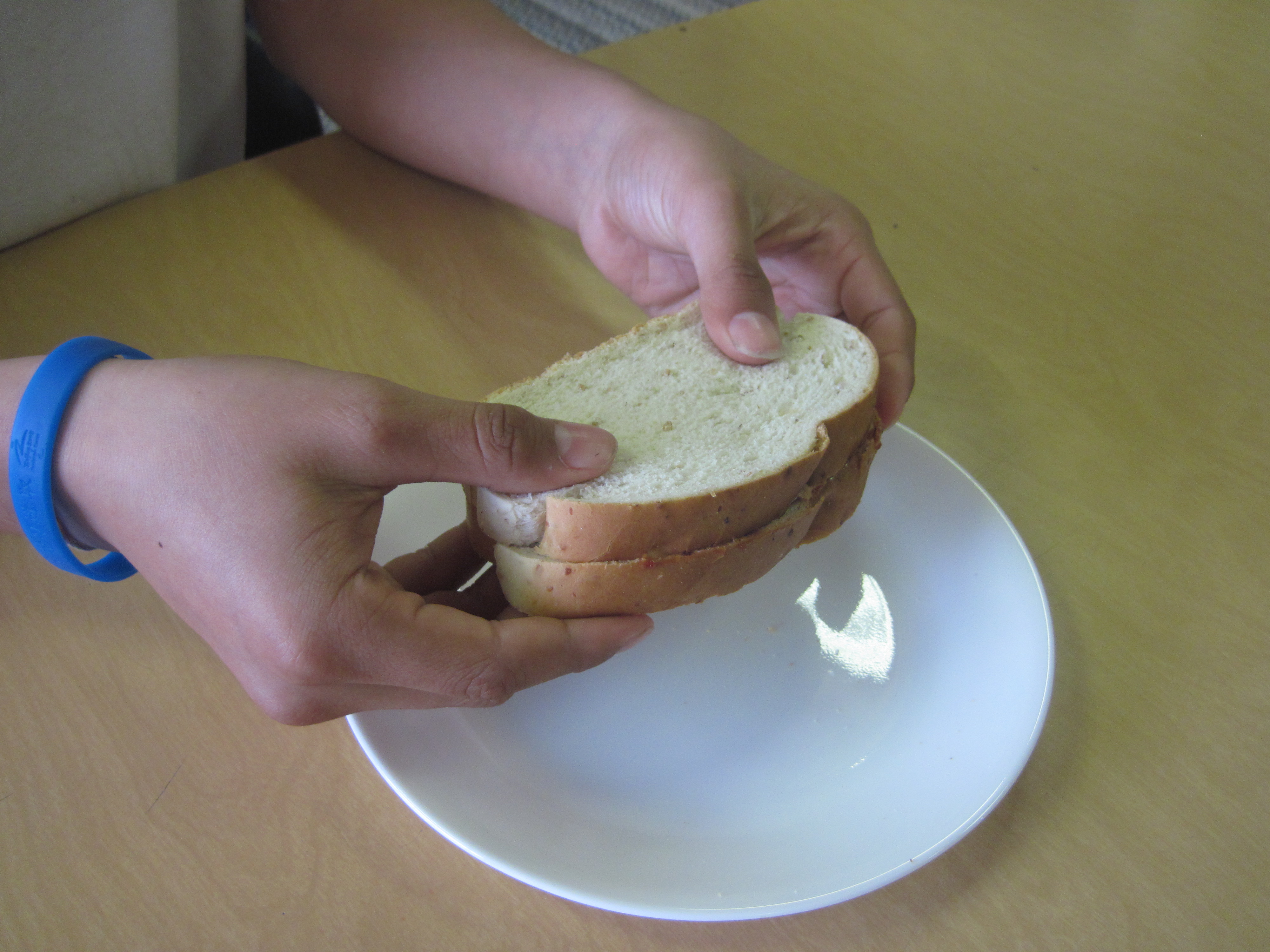 How to Make Peanut-Butter Sandwich : 6 Steps - Instructables