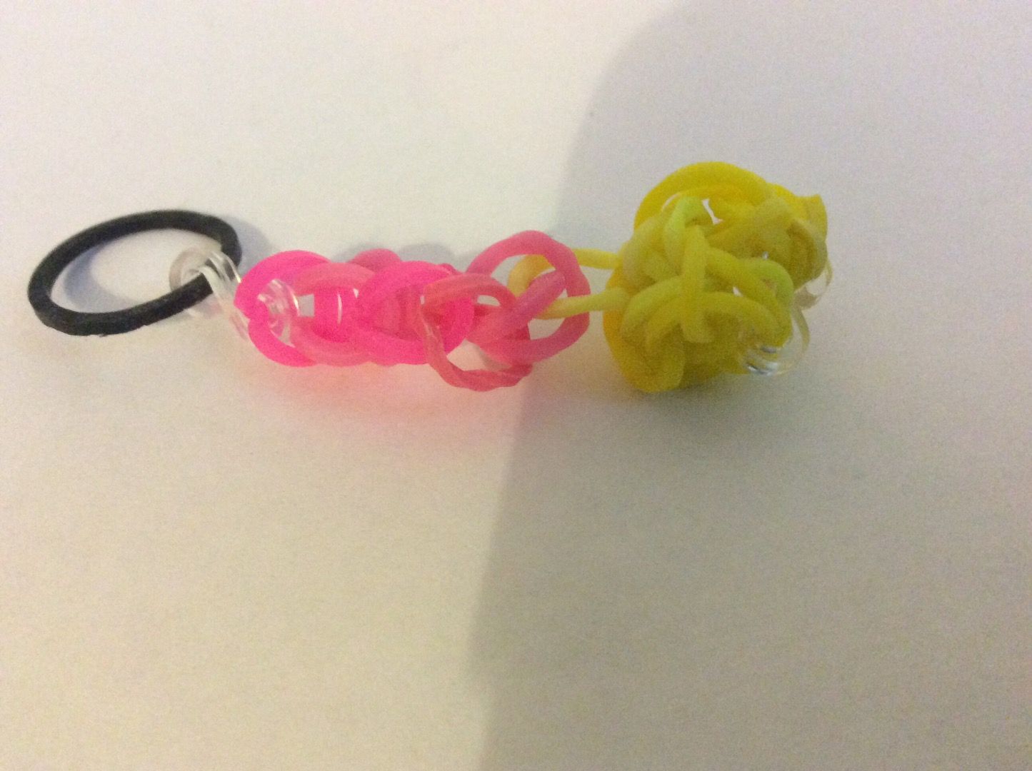 Loomband Gold Medal Key Ring : 3 Steps - Instructables