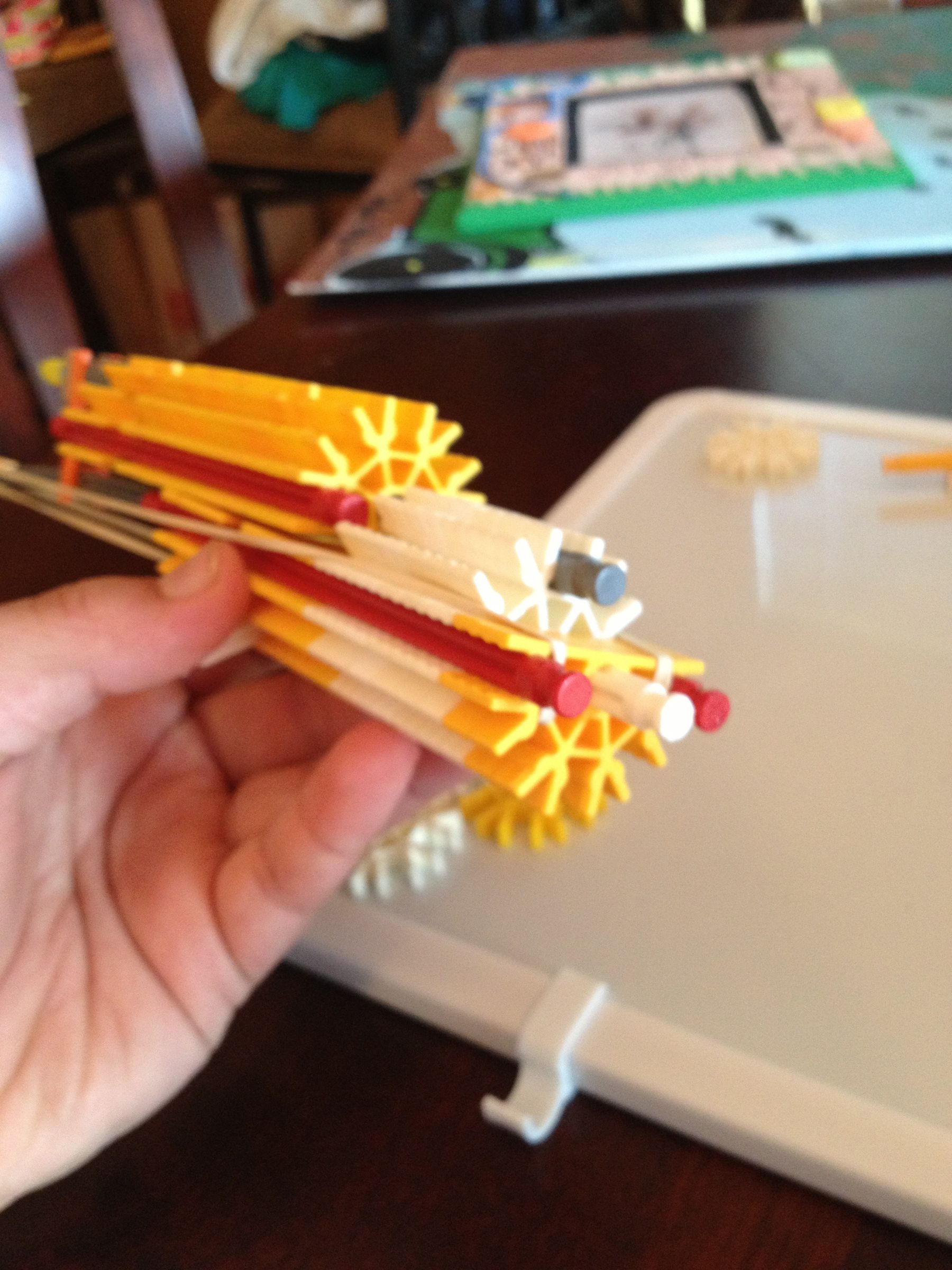 Simple K'nex "Pull Back" Gun : 29 Steps - Instructables