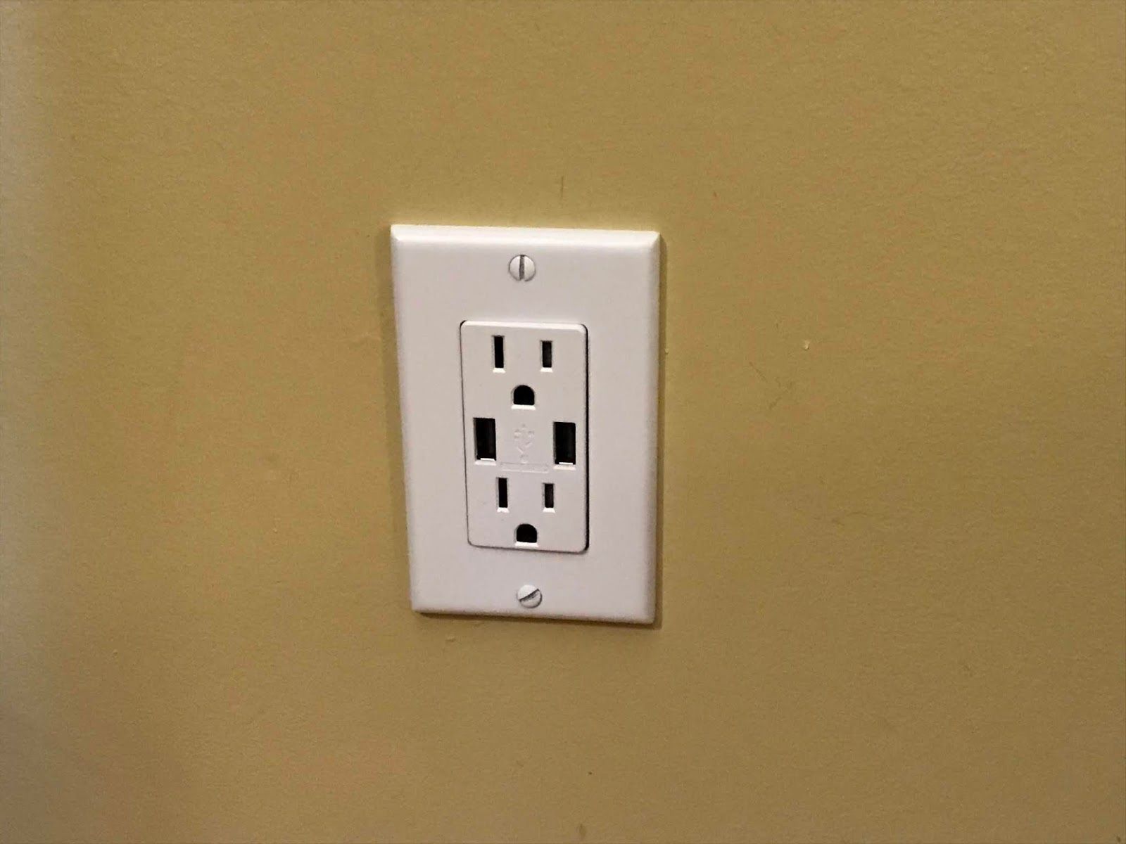 Installing an USB Charger Wall Outlet : 4 Steps - Instructables