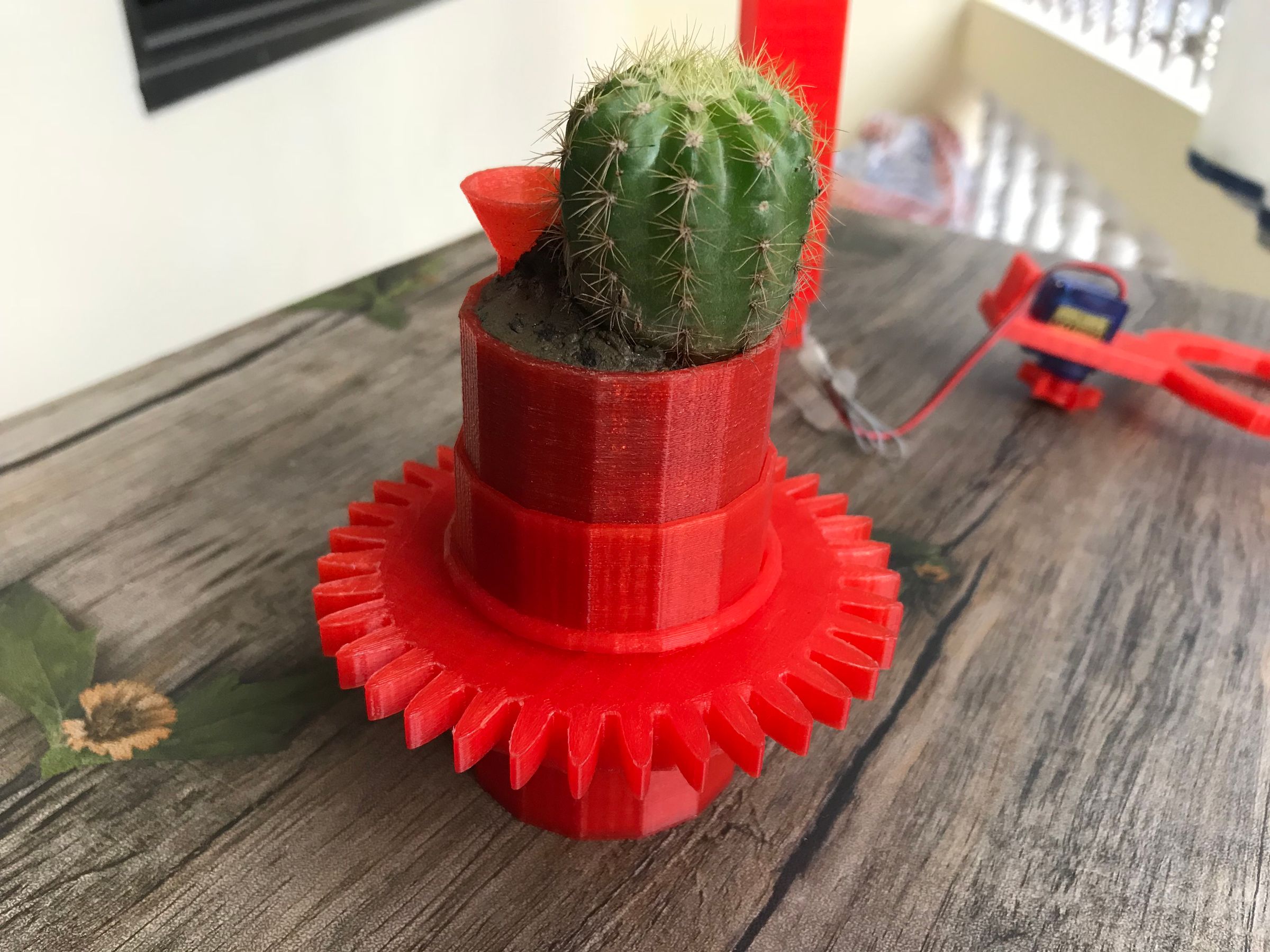 Rotating Planter (Self-Watering) : 7 Steps (with Pictures) - Instructables