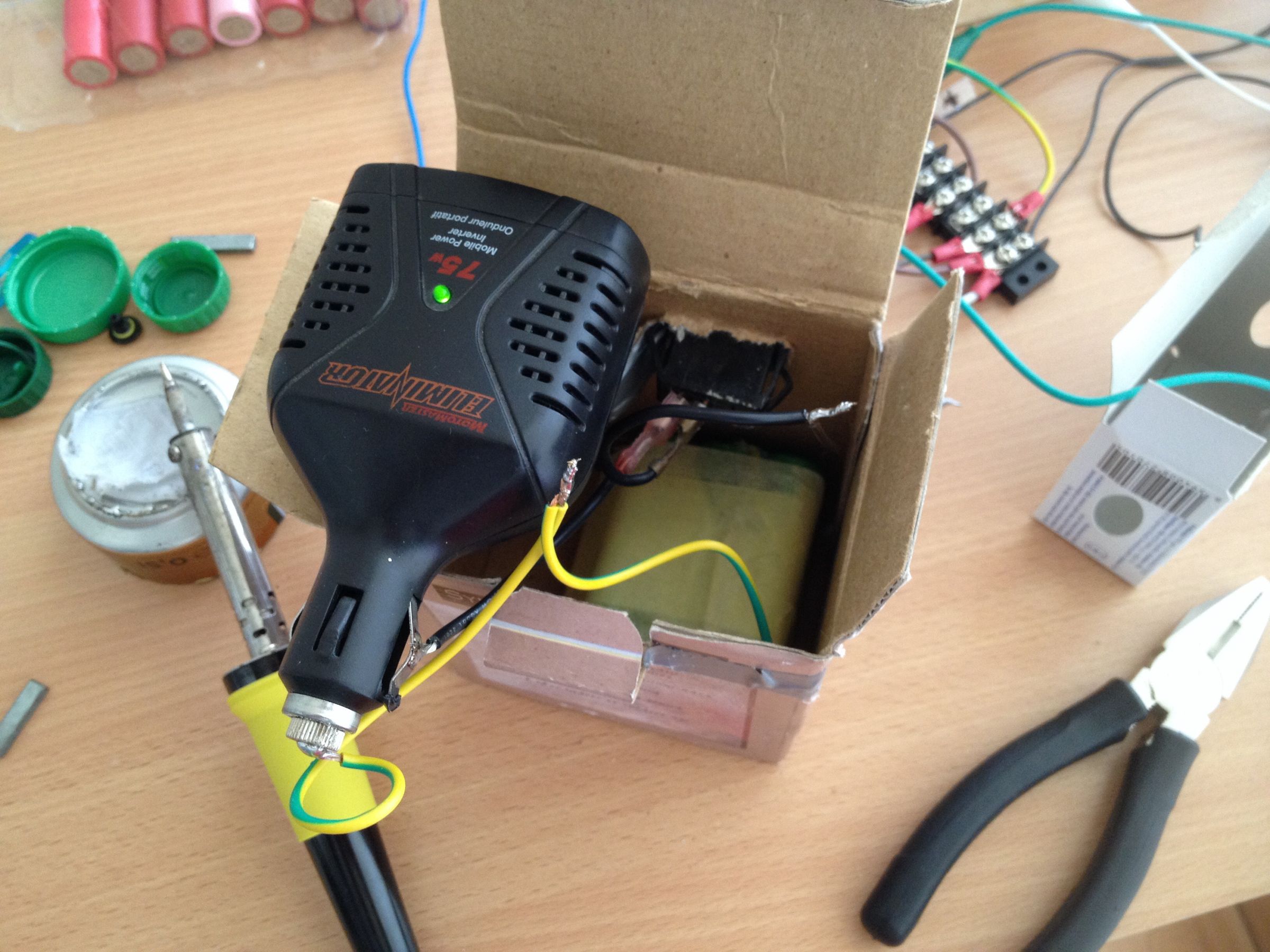 Cheap Mobile Battery Wall Outlet : 3 Steps - Instructables