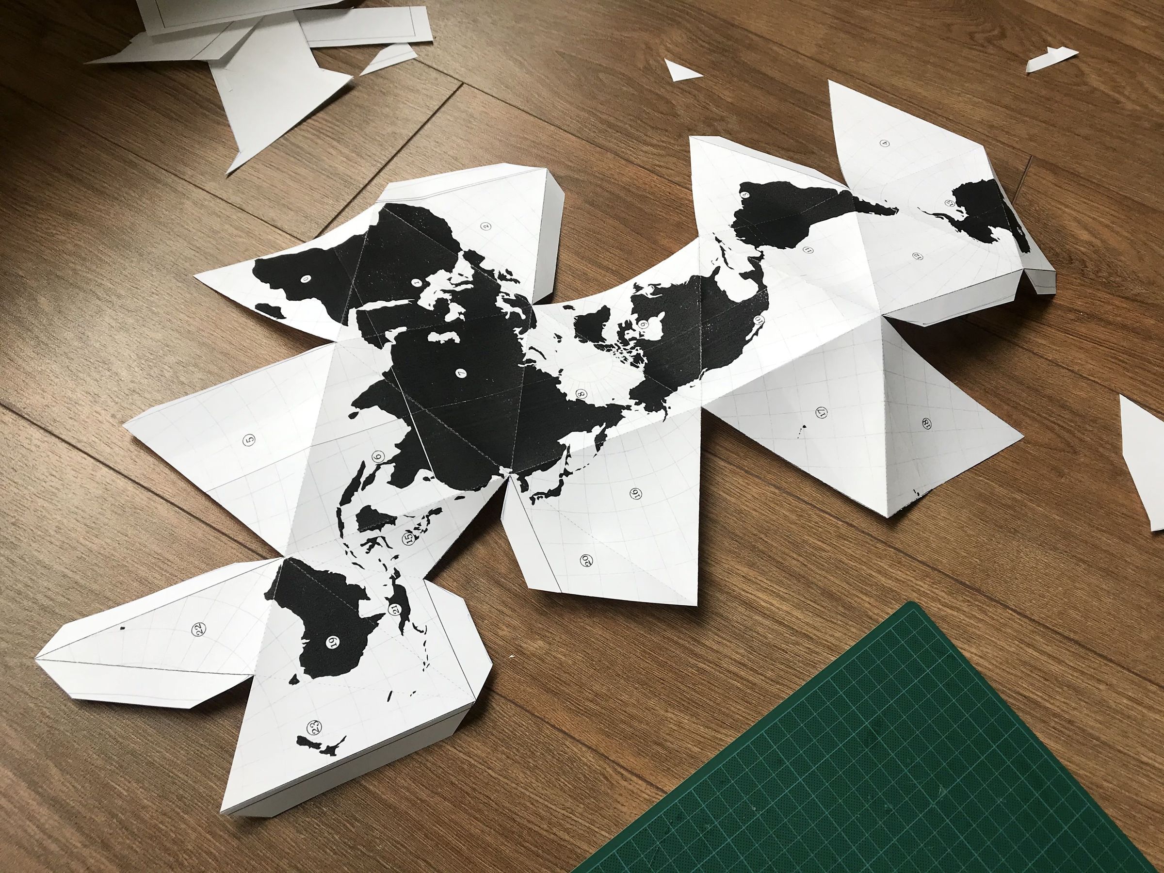 Easy Paper Desk World Globe to Highlight All Your Travel Destinations ...