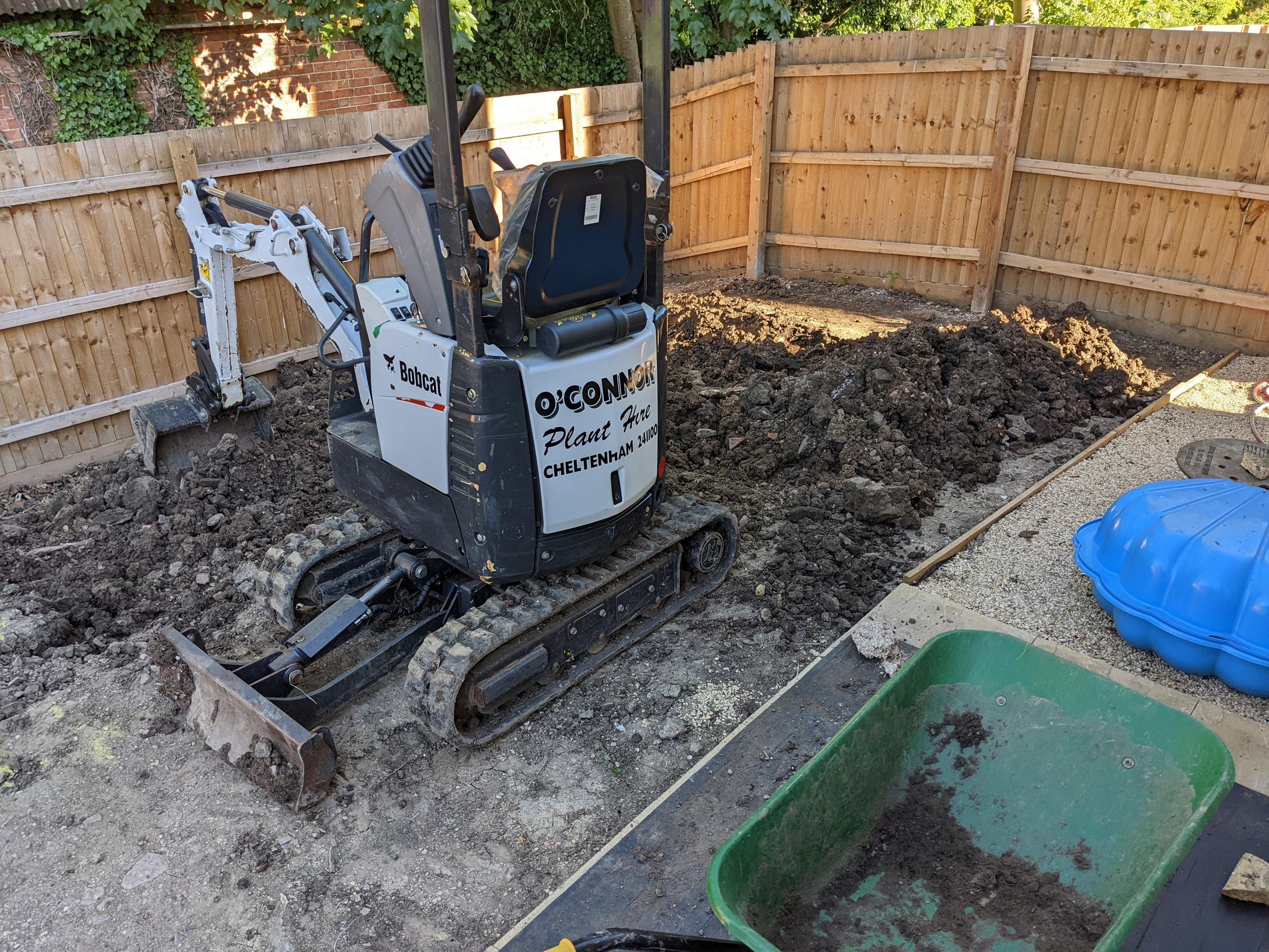 Creating a Beautiful Tiered Garden From a Boring New Build Slope : 8 ...