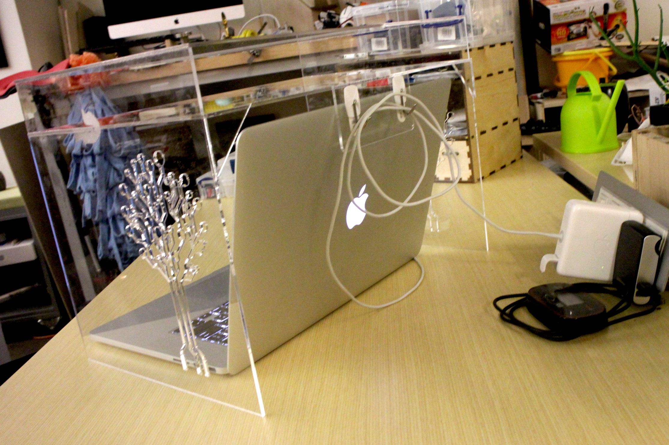 Space-Saving Monitor Stand : 12 Steps (with Pictures) - Instructables