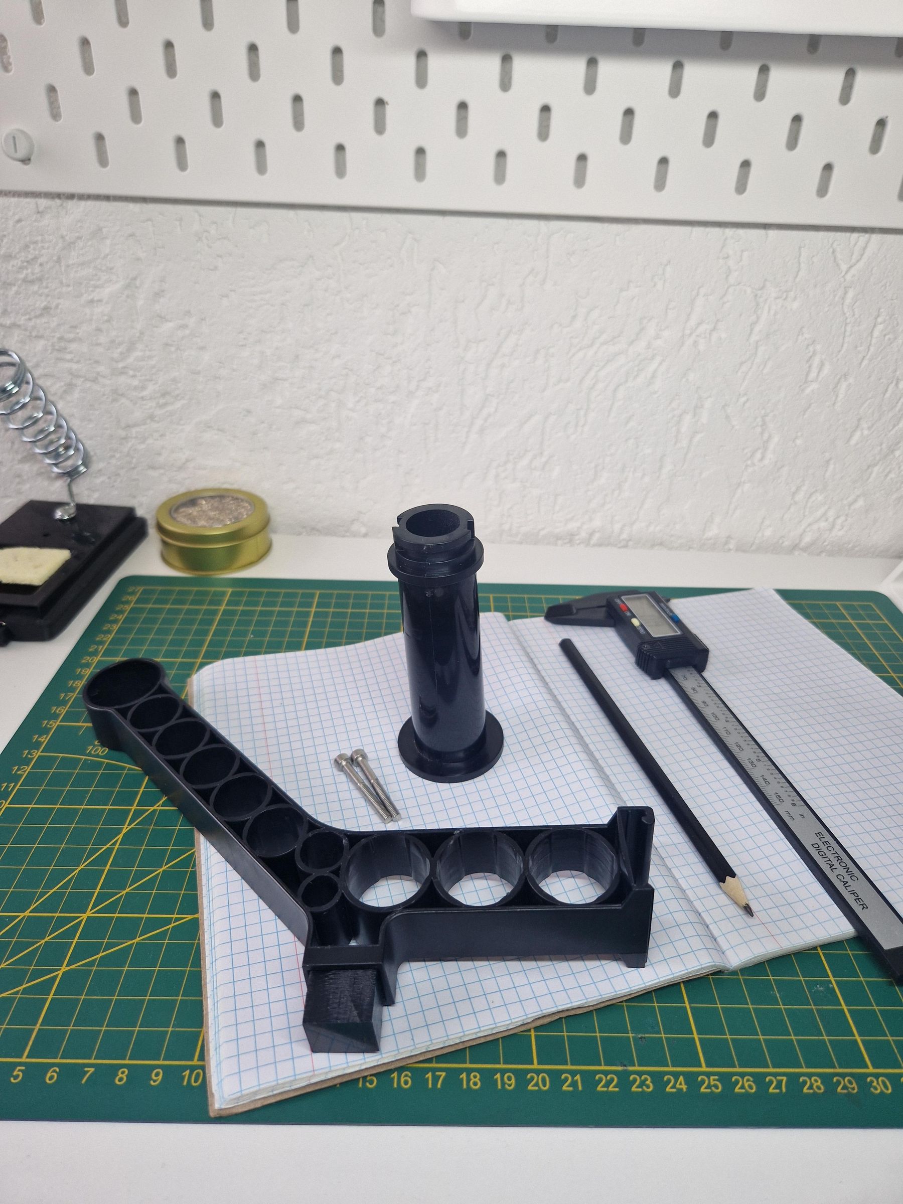 3D Printed Filament Spool Holder : 3 Steps - Instructables