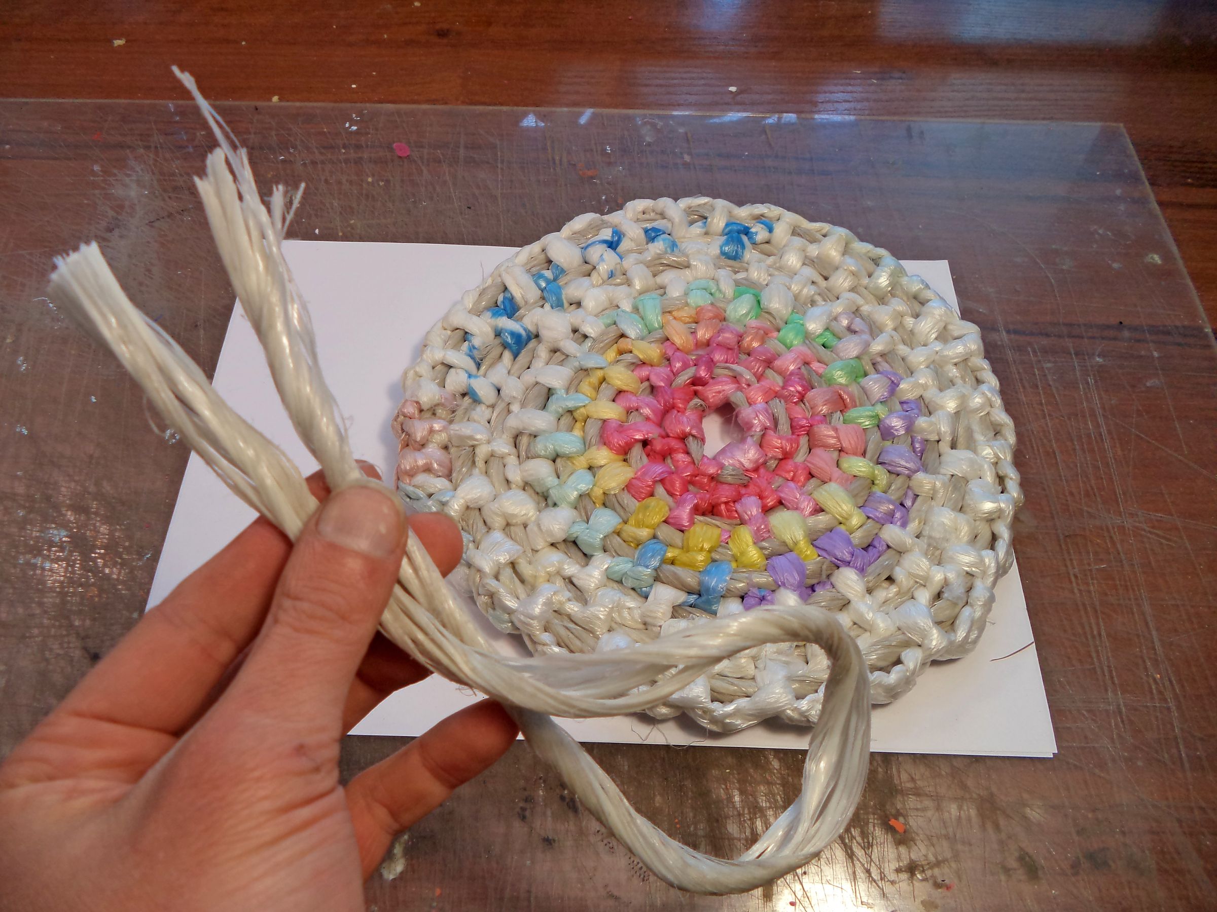 Crocheted Rug From Vegatable Mesh Bags : 7 Steps (with Pictures ...