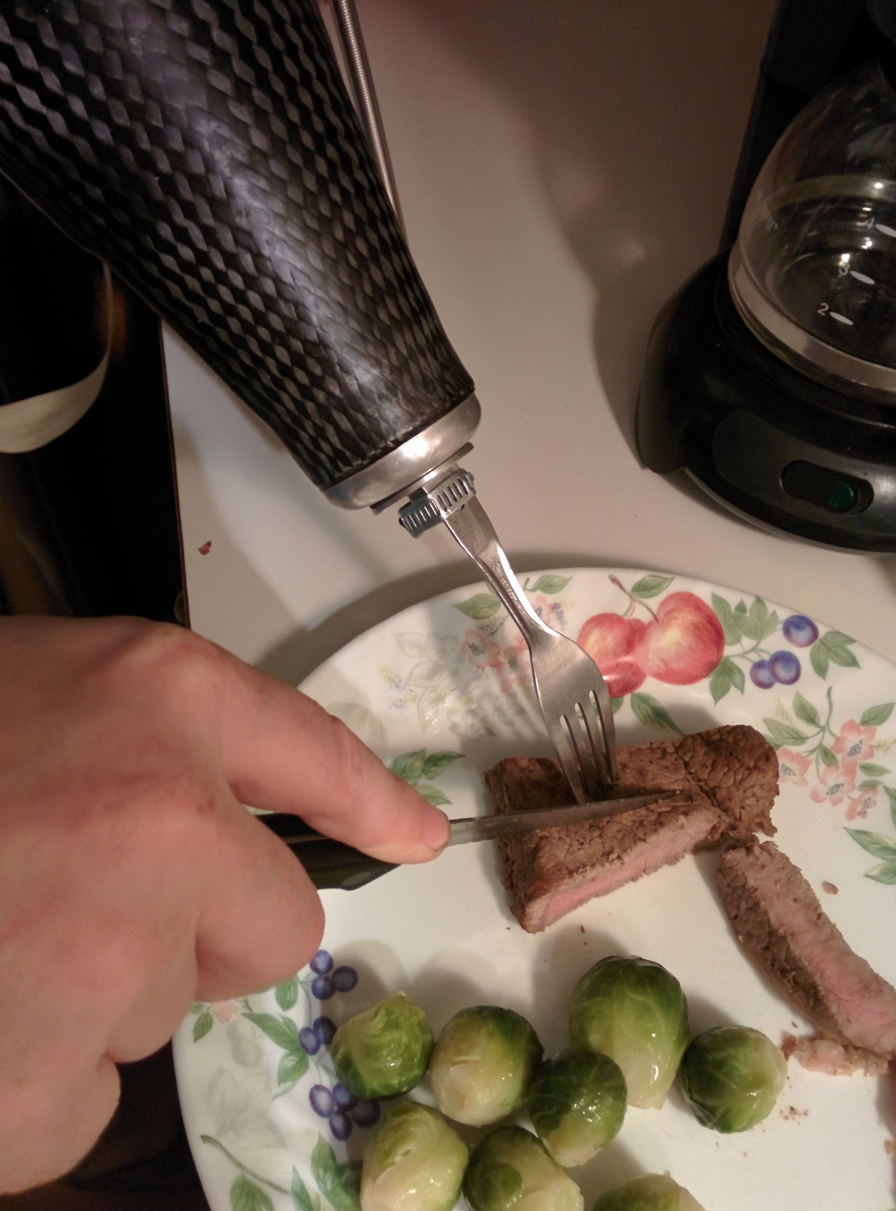 Hand for Cutting Food : 4 Steps - Instructables
