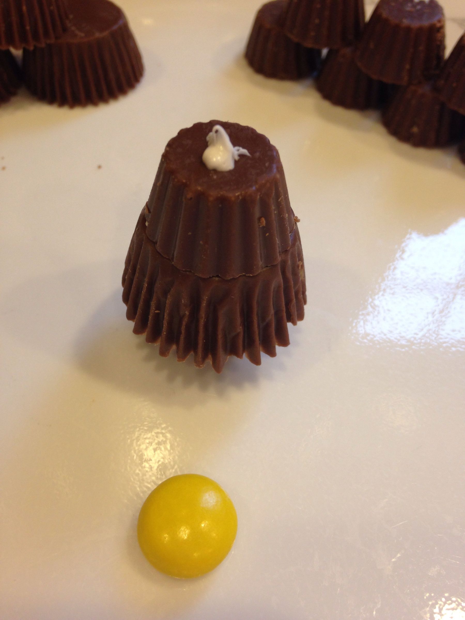 Reese's Christmas Trees : 4 Steps - Instructables