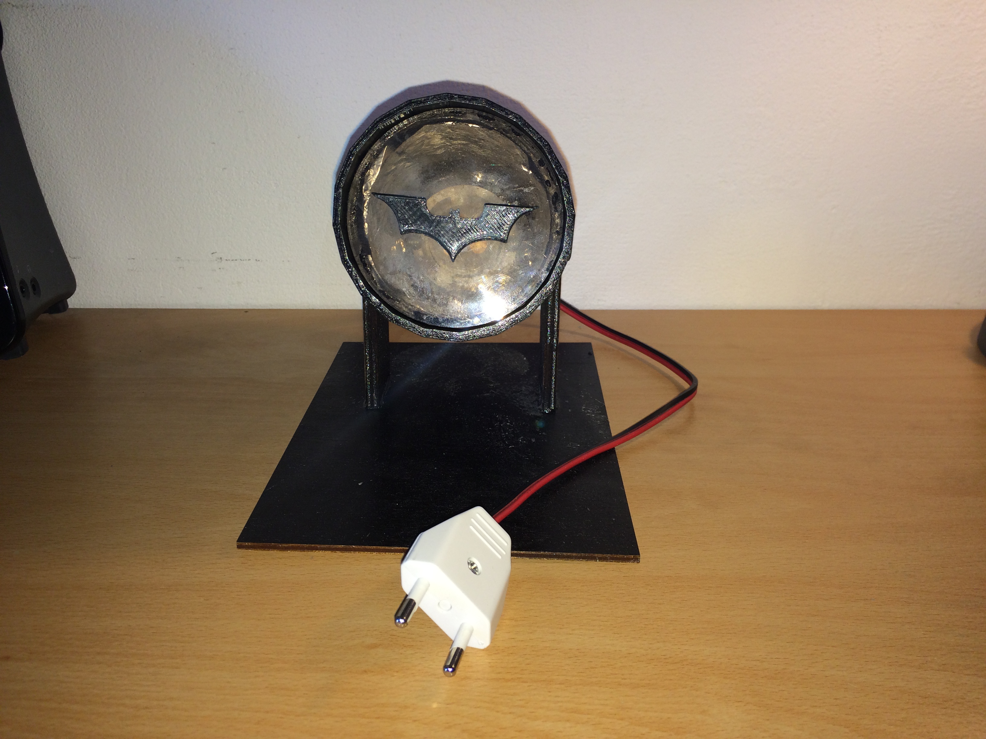 DIY Miniature Batsignal : 10 Steps (with Pictures) - Instructables