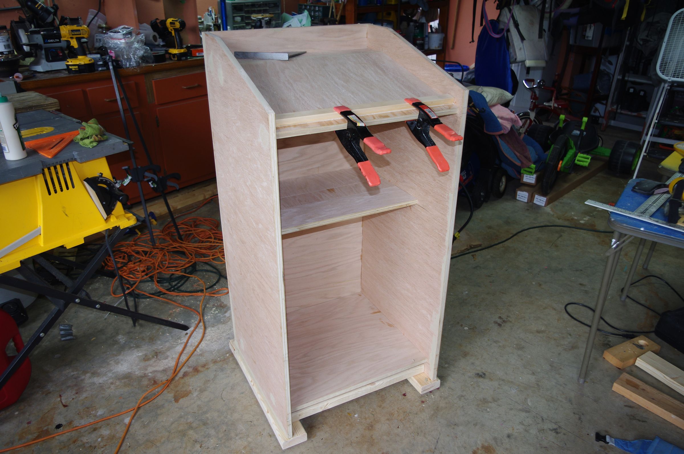 Homemade Wood Lectern Podium : 7 Steps (with Pictures) - Instructables