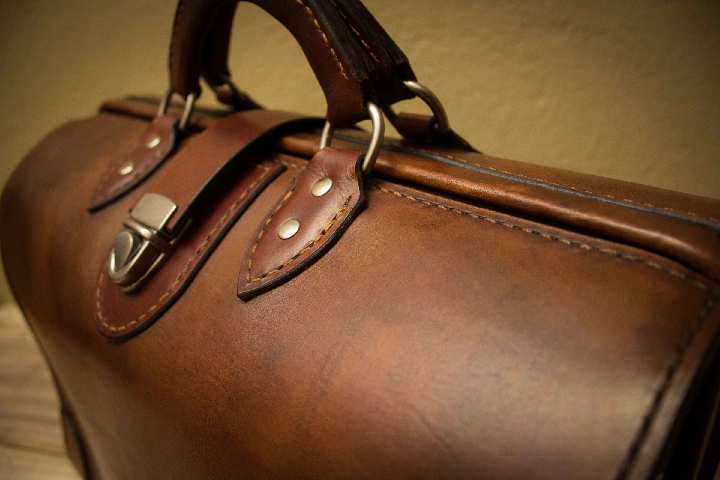 Leather MD Briefcase (Doctor's Bag) : 13 Steps (with Pictures ...