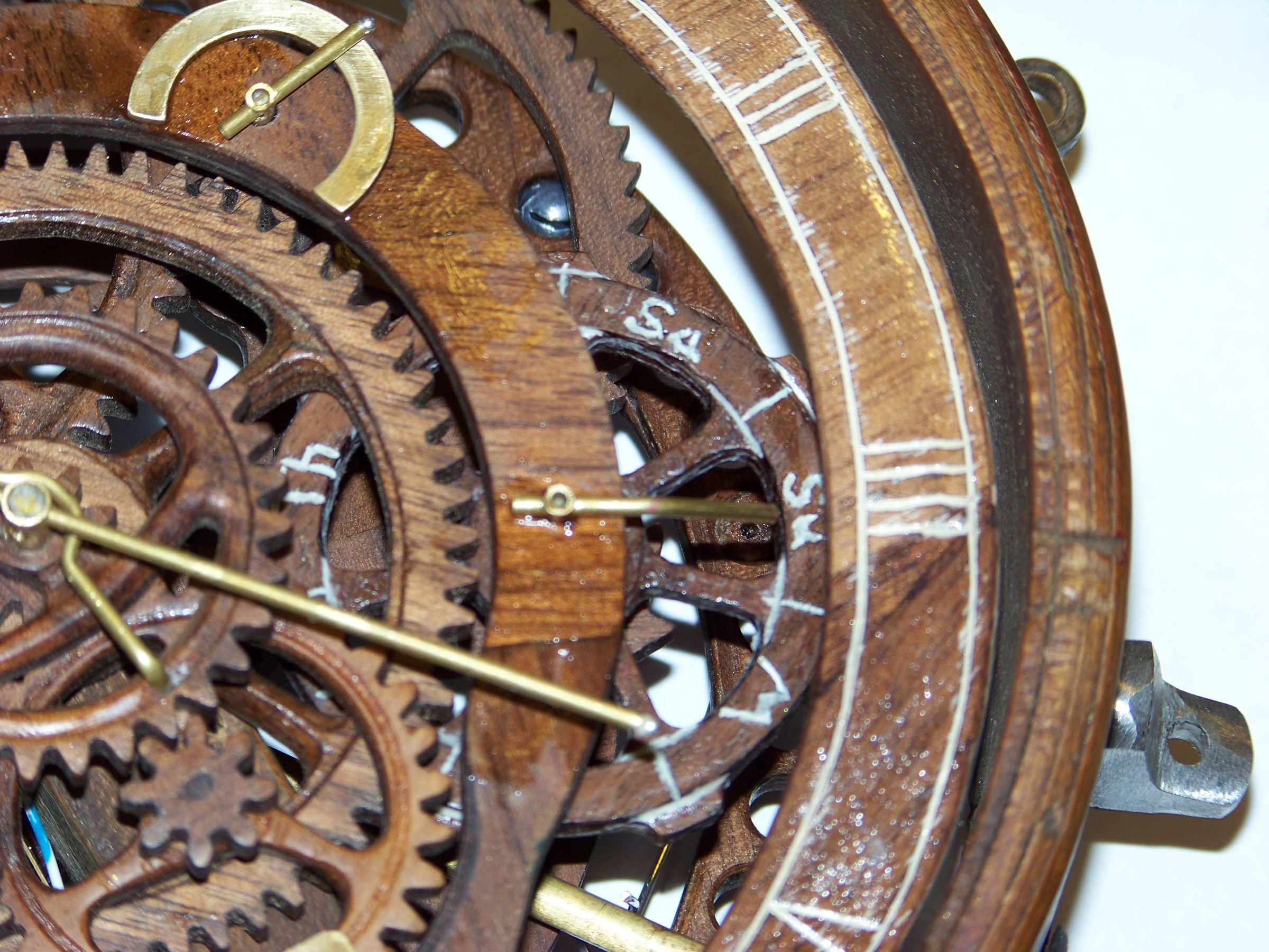 Wooden Gear Banjo Clock : 10 Steps (with Pictures) - Instructables
