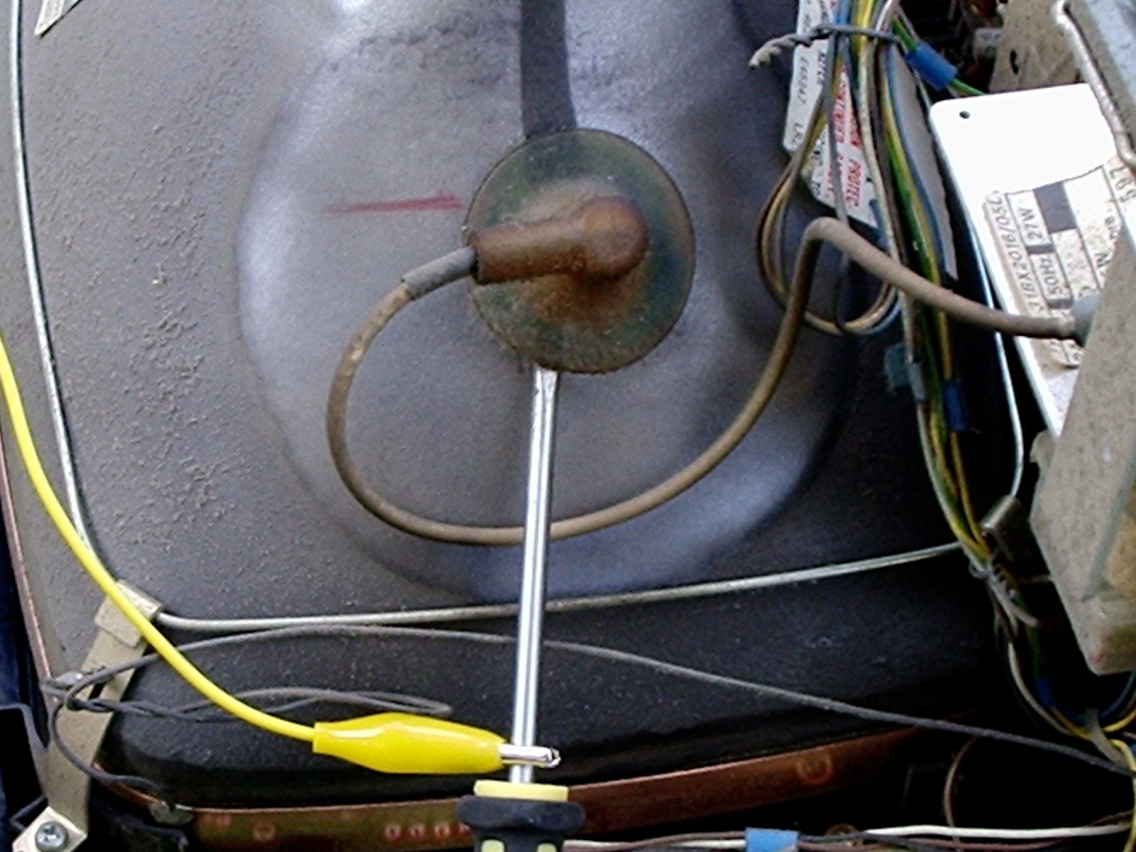 How to Take Apart TV : 7 Steps (with Pictures) - Instructables