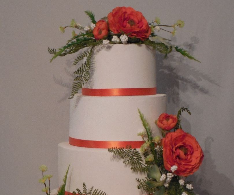 Fake That Wedding Cake! ( at Least Part of It ) : 8 Steps (with ...