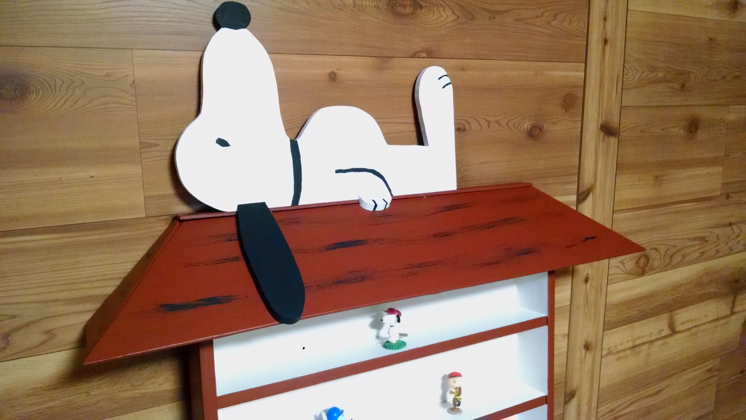 How to Make a Snoopy Doghouse Display Shelf : 10 Steps (with Pictures ...