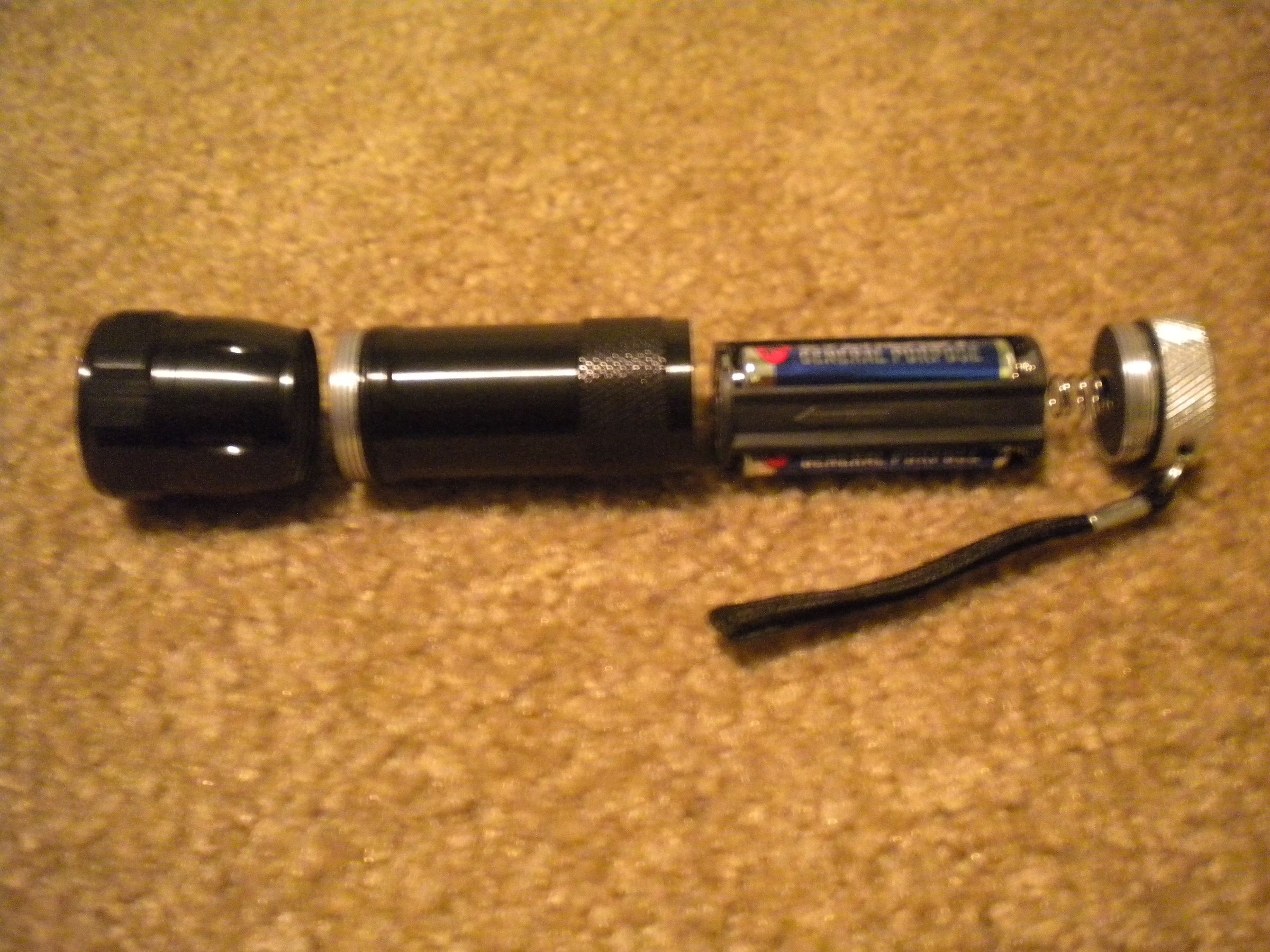 THE Mini Flashlight!!! : 4 Steps - Instructables
