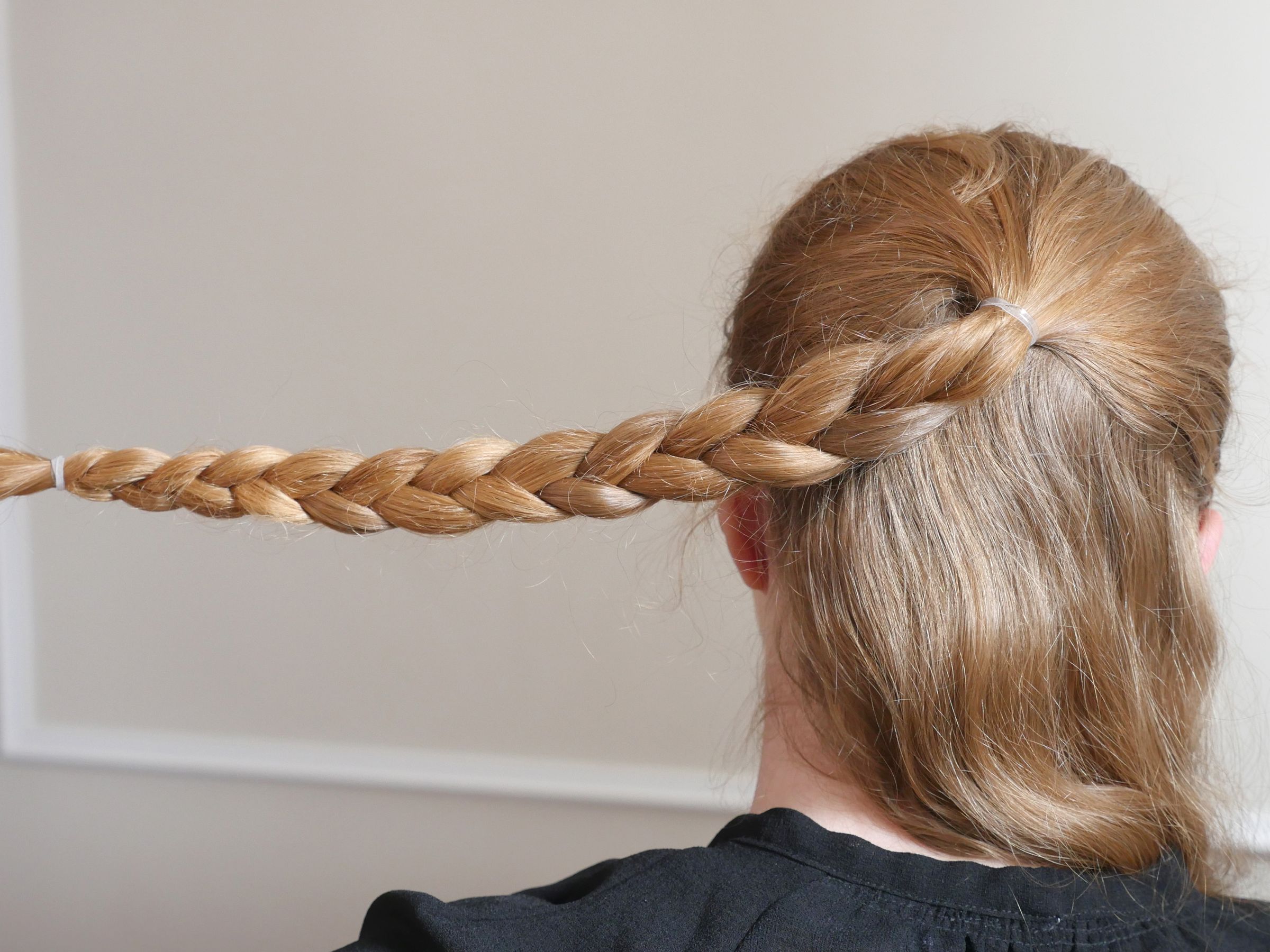Braid Your Hair Without Looking : 9 Steps (with Pictures) - Instructables