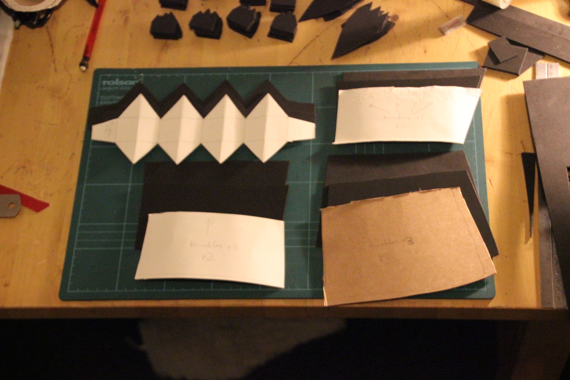 Ring Wraith Gauntlets : 9 Steps (with Pictures) - Instructables