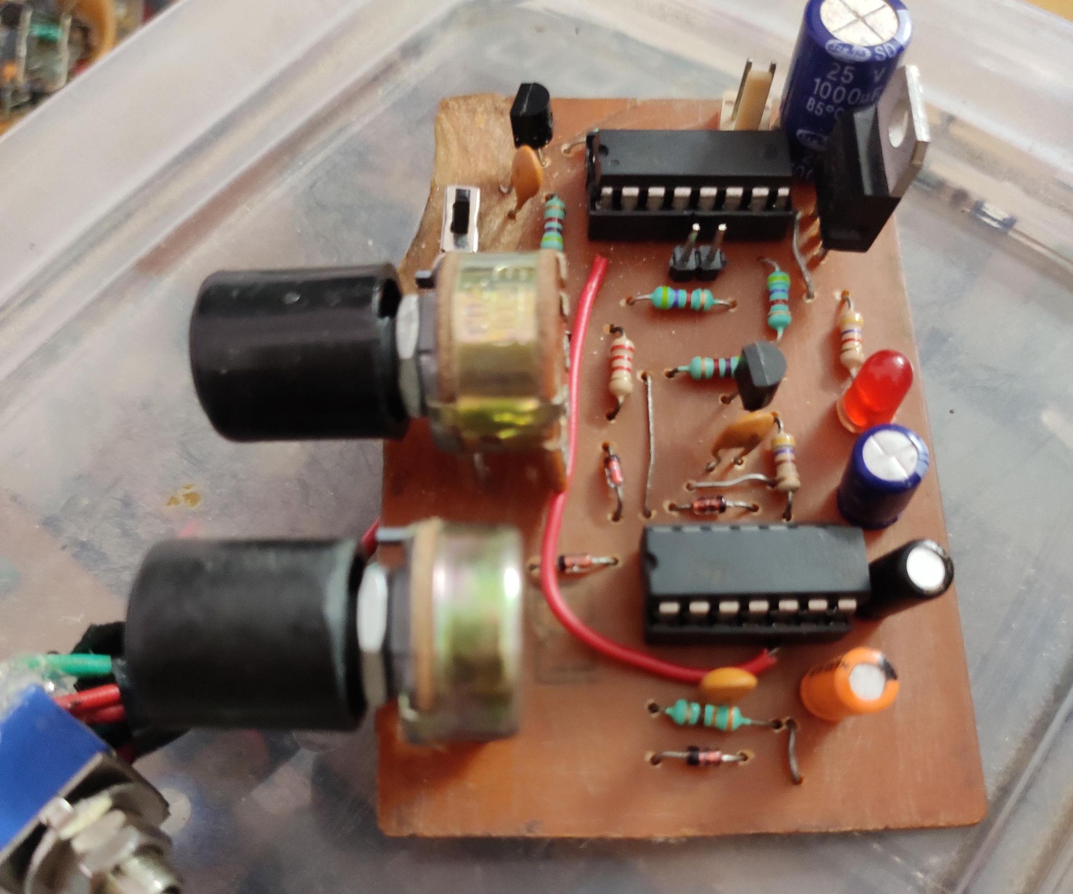 DIY Turntable and PCB Etching Shaker Circuit : 4 Steps - Instructables