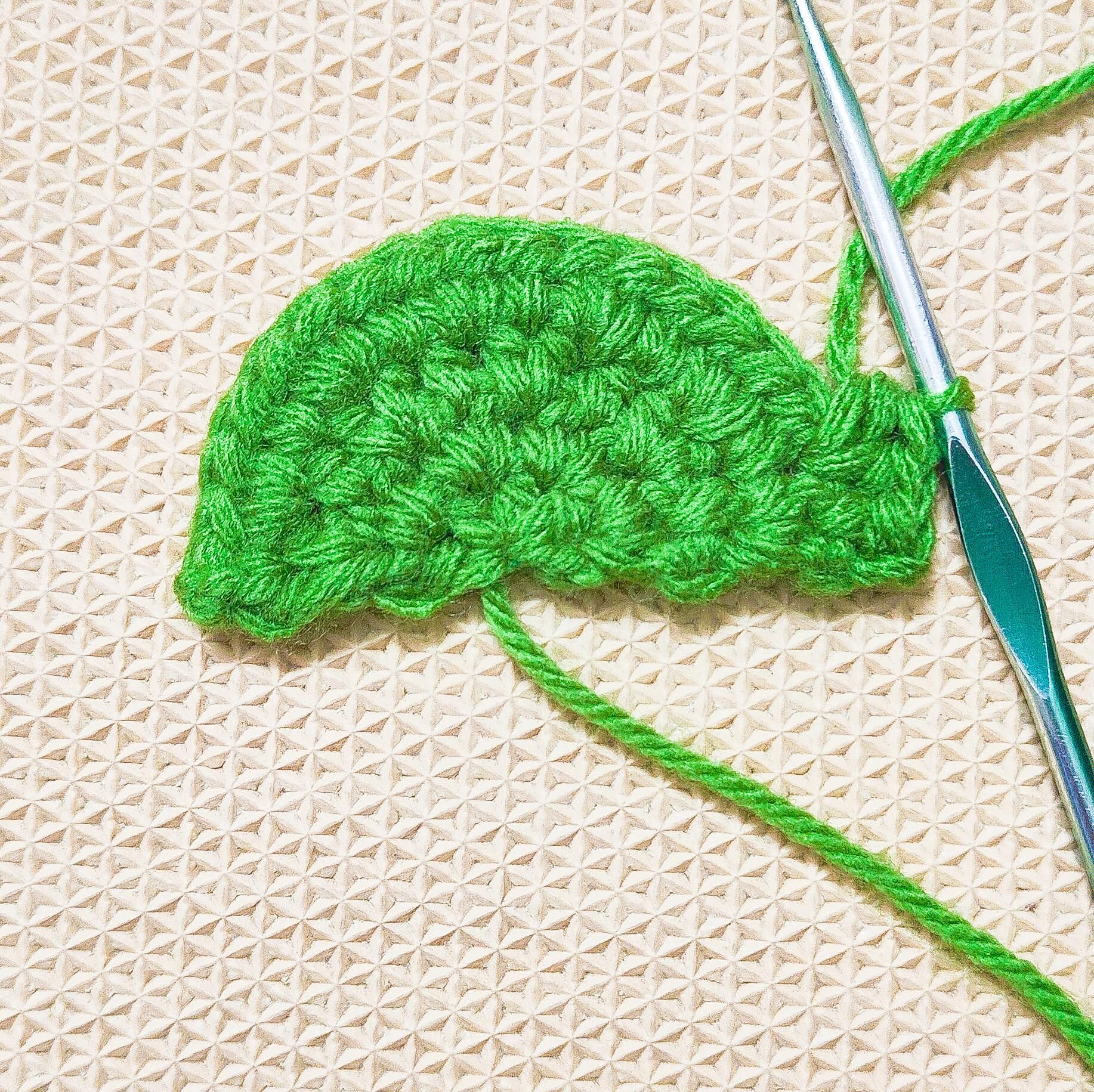 How to Make a Perfect Semi Circle With Half Double Crochets : 7 Steps ...