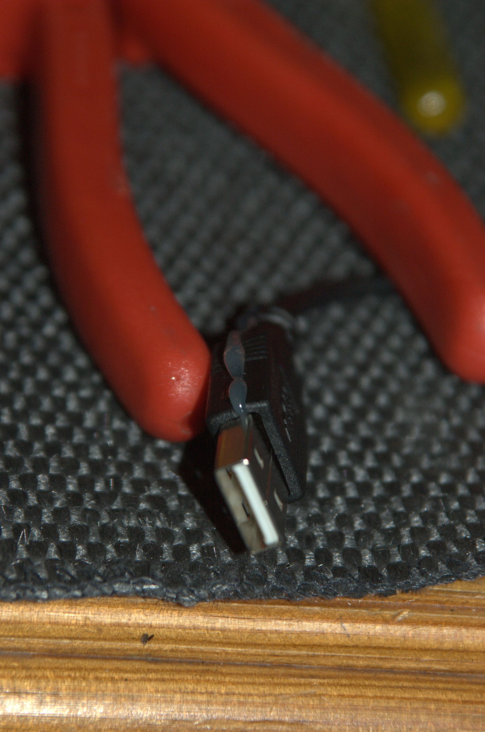 How to Repair a Moulded USB Plug : 4 Steps - Instructables
