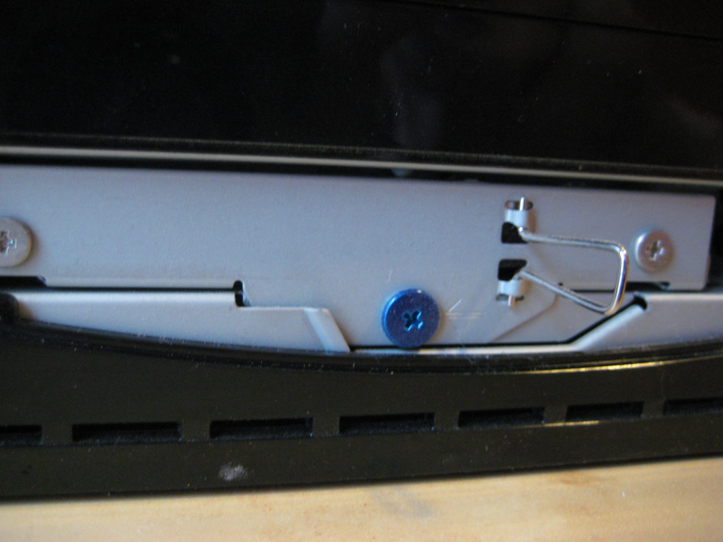 How to Remove Playstation 3 HDD : 6 Steps - Instructables