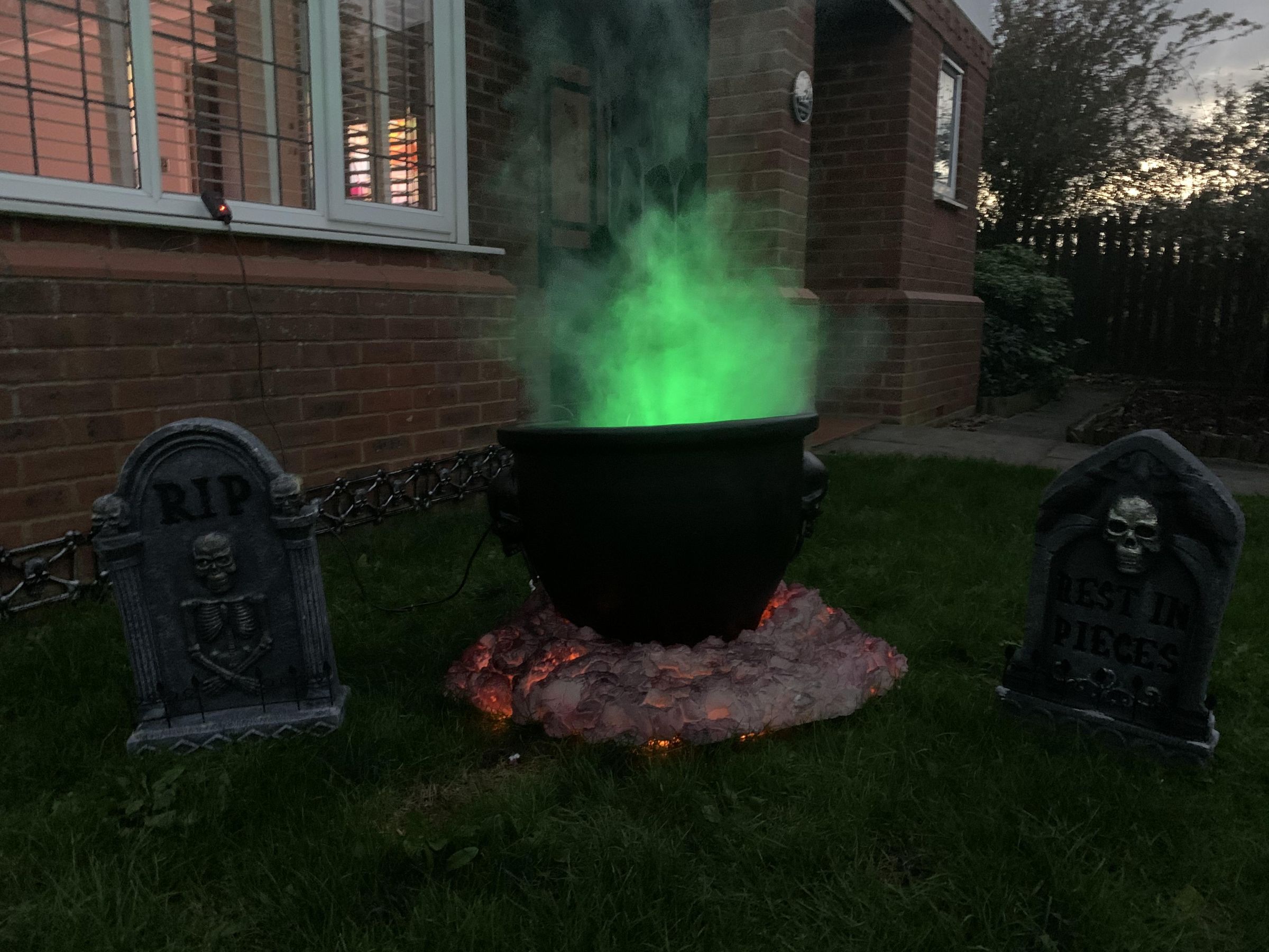 Witch's Cauldron : 8 Steps (with Pictures) - Instructables