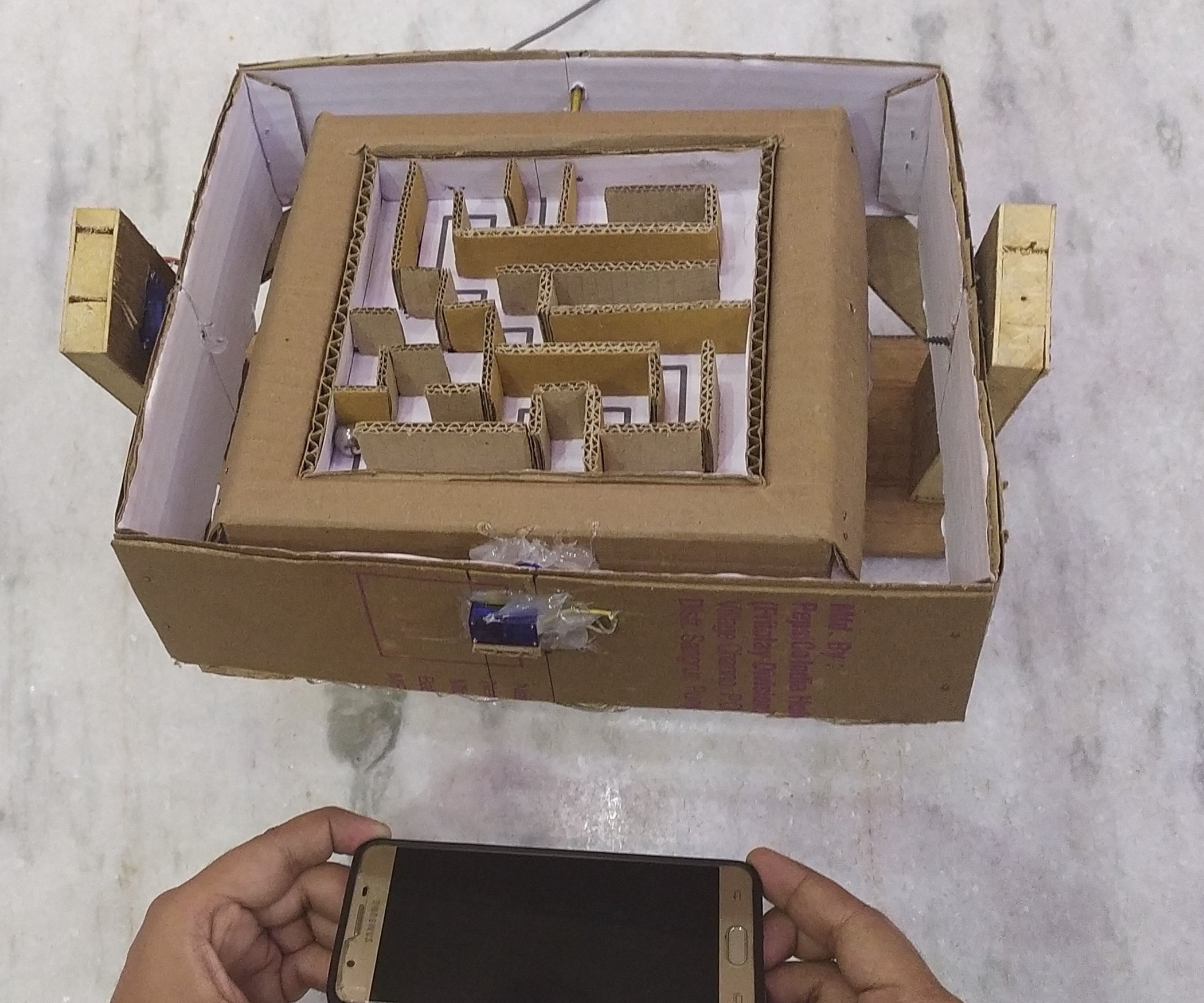 Smartphone Accelerometer Controlled Cardboard Maze : 6 Steps (with Pictures) - Instructables