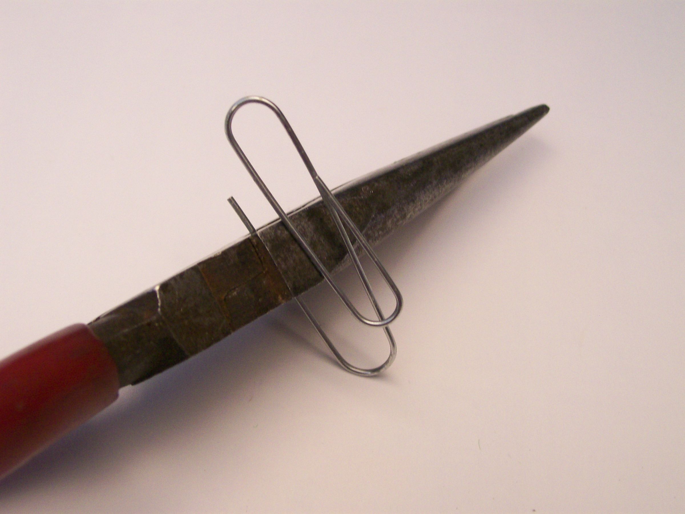 Clippy Bobble : 4 Steps (with Pictures) - Instructables